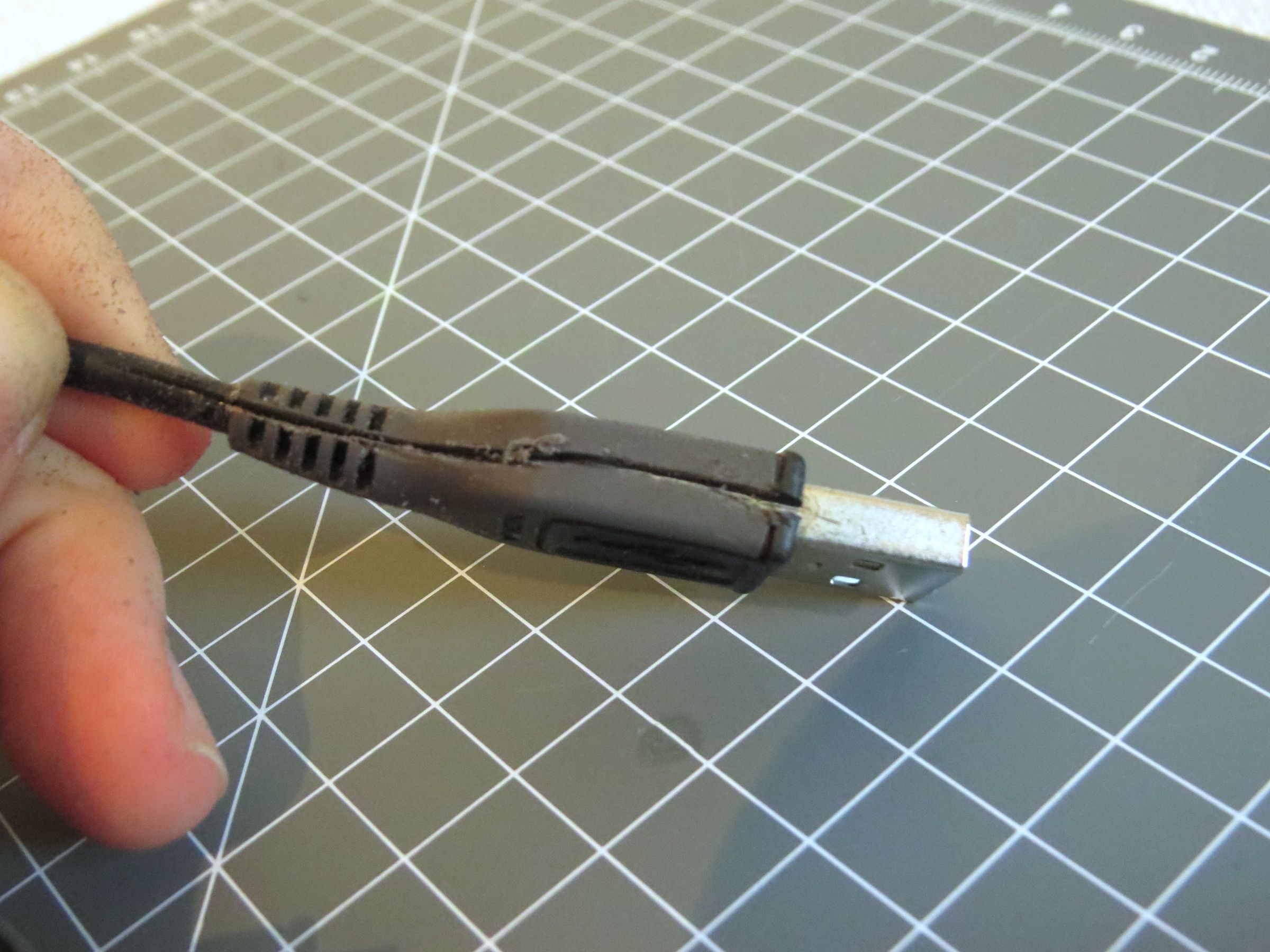 Keychain IPhone Cable : 7 Steps - Instructables