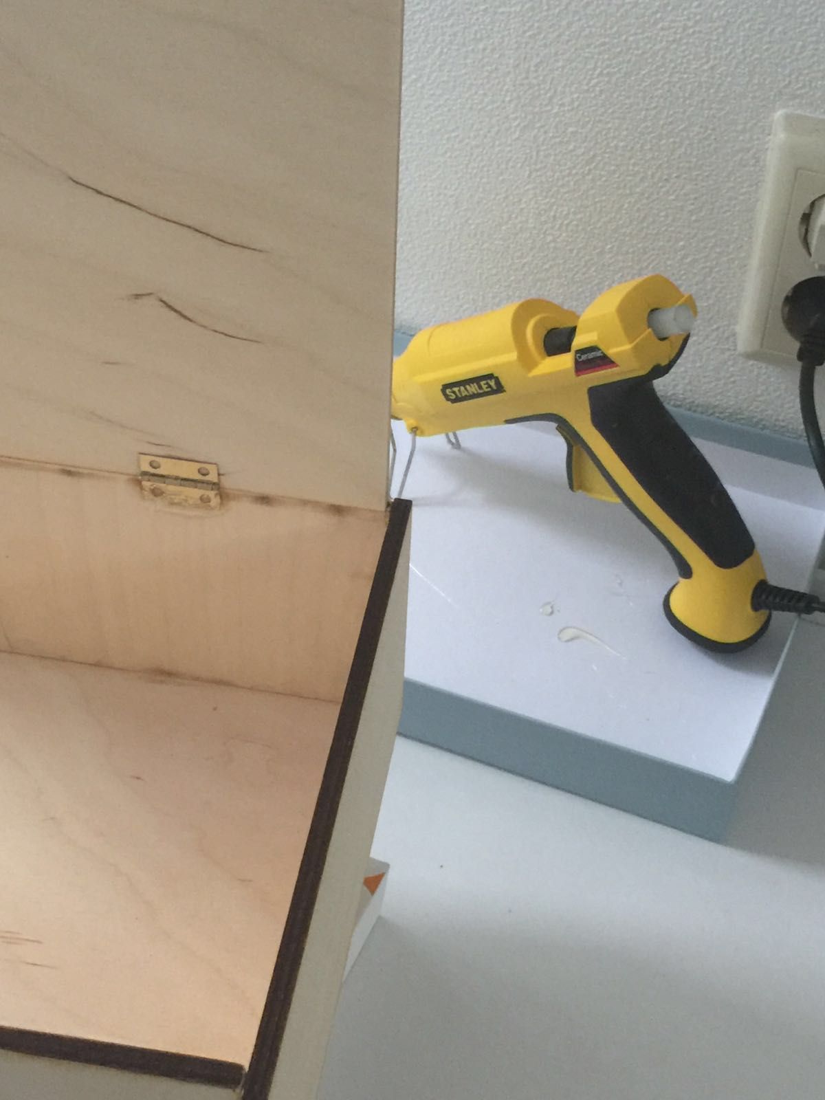 Peep-show Box : 4 Steps - Instructables