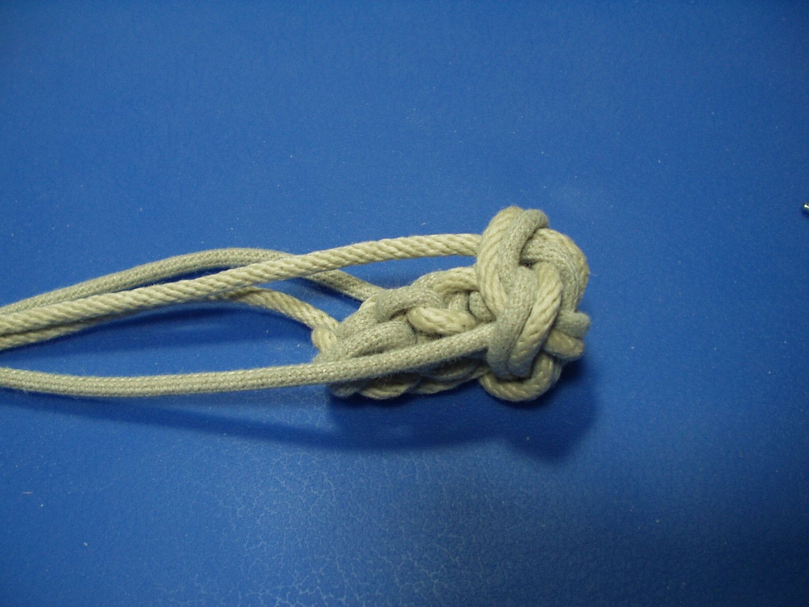 Manrope Knot Lanyard : 7 Steps (with Pictures) - Instructables