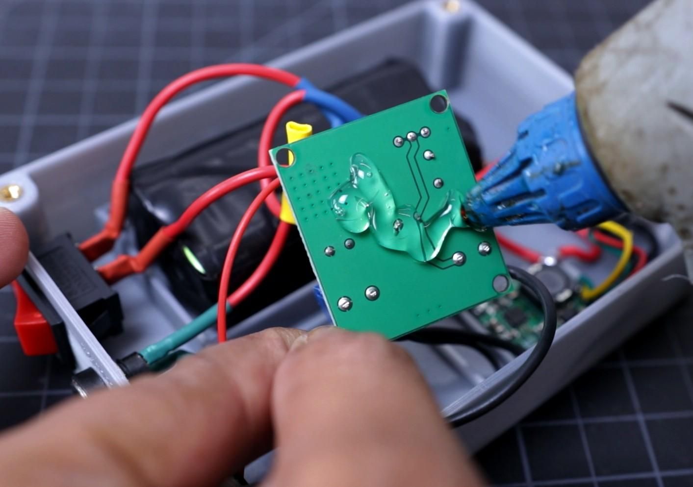 DIY Mini UPS for WiFi Router V2.0 : 20 Steps (with Pictures ...