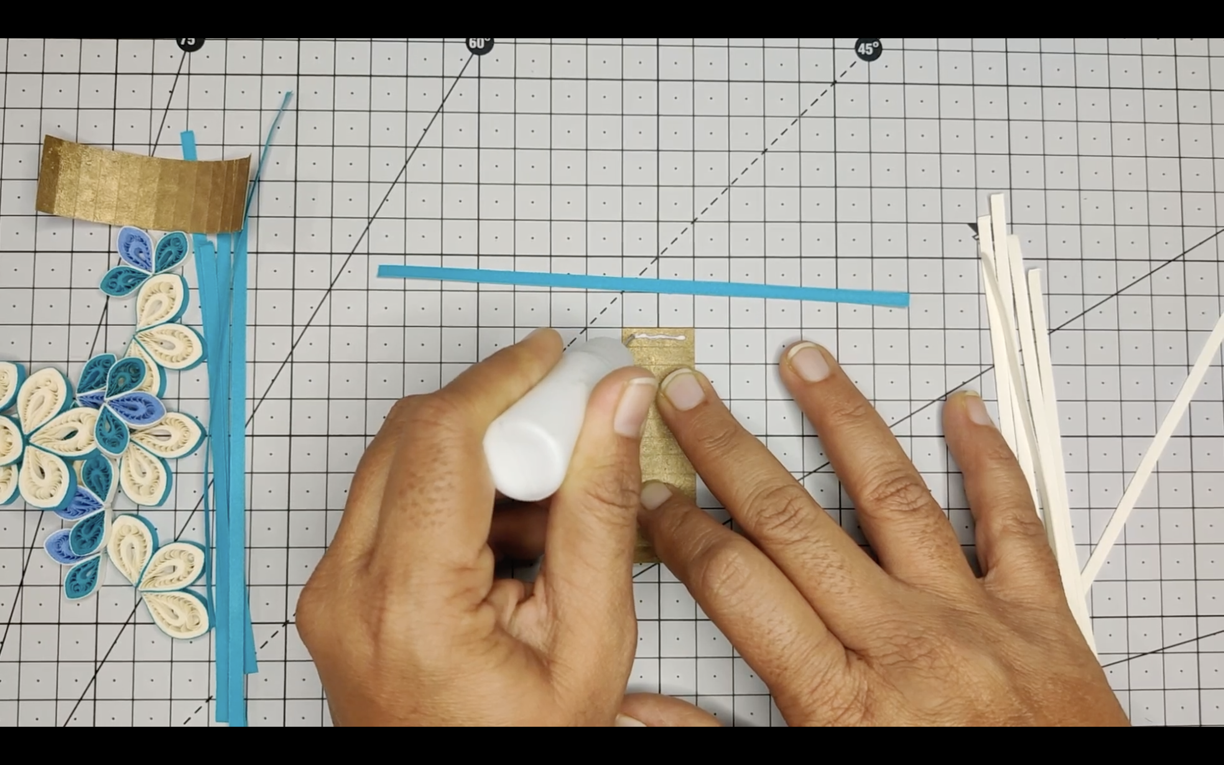 Paper Quilled Ornamental Dangler DIY : 13 Steps (with Pictures ...