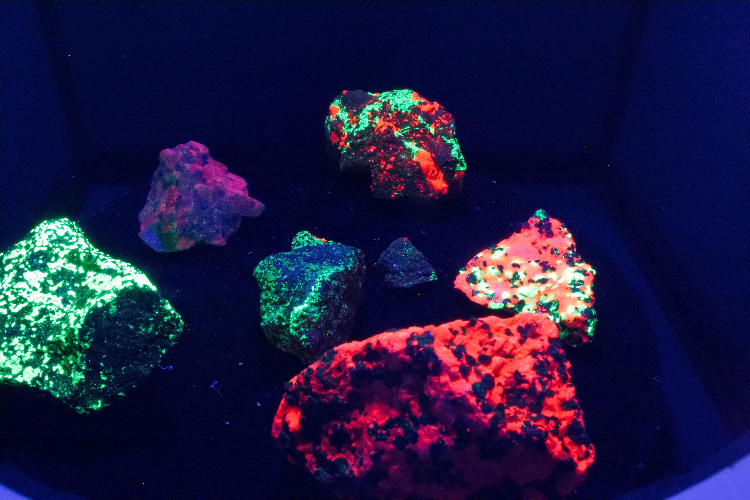 Build a Simple UV Photography Box : 25 Steps (with Pictures ...