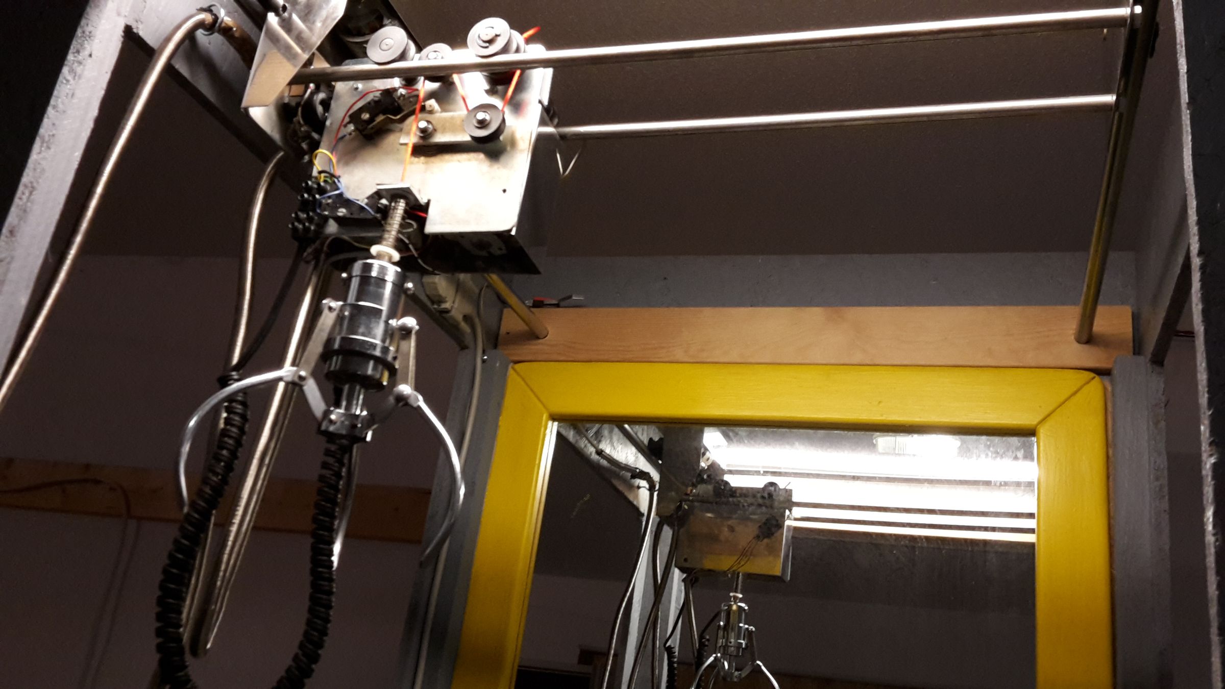 AWESOME HOMEMADE CLAW MACHINE : 5 Steps - Instructables