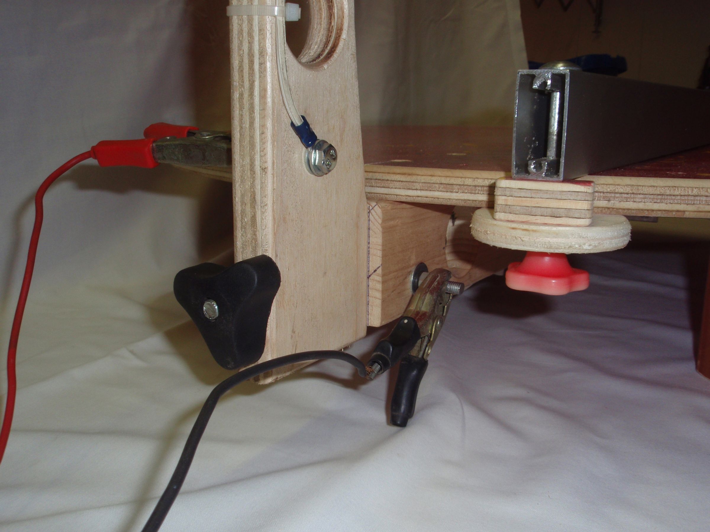 Adjustable Hotwire Foam Cutter With Fence : 6 Steps (with Pictures ...