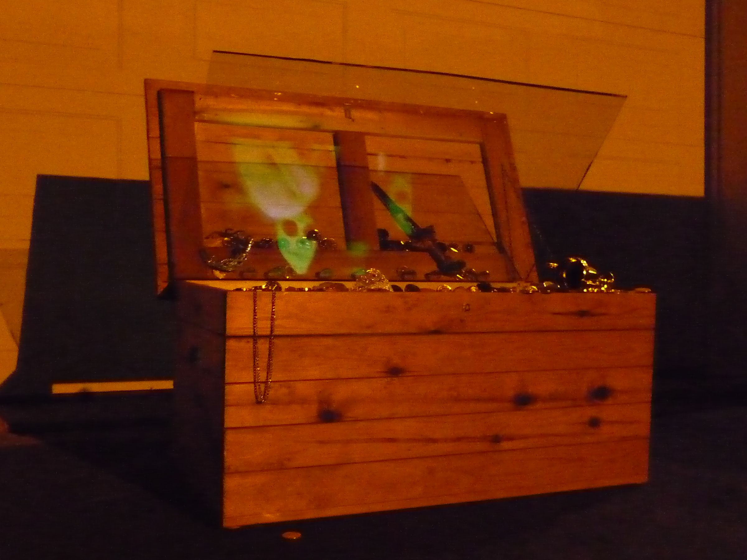 Floating Skulls Treasure Chest Hologram (Updated) : 7 Steps (with ...
