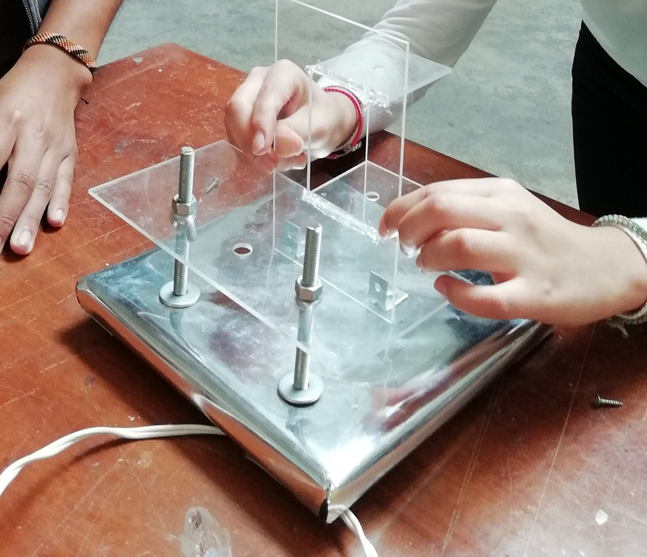 MICROSCOPIO CASERO : 9 Steps - Instructables