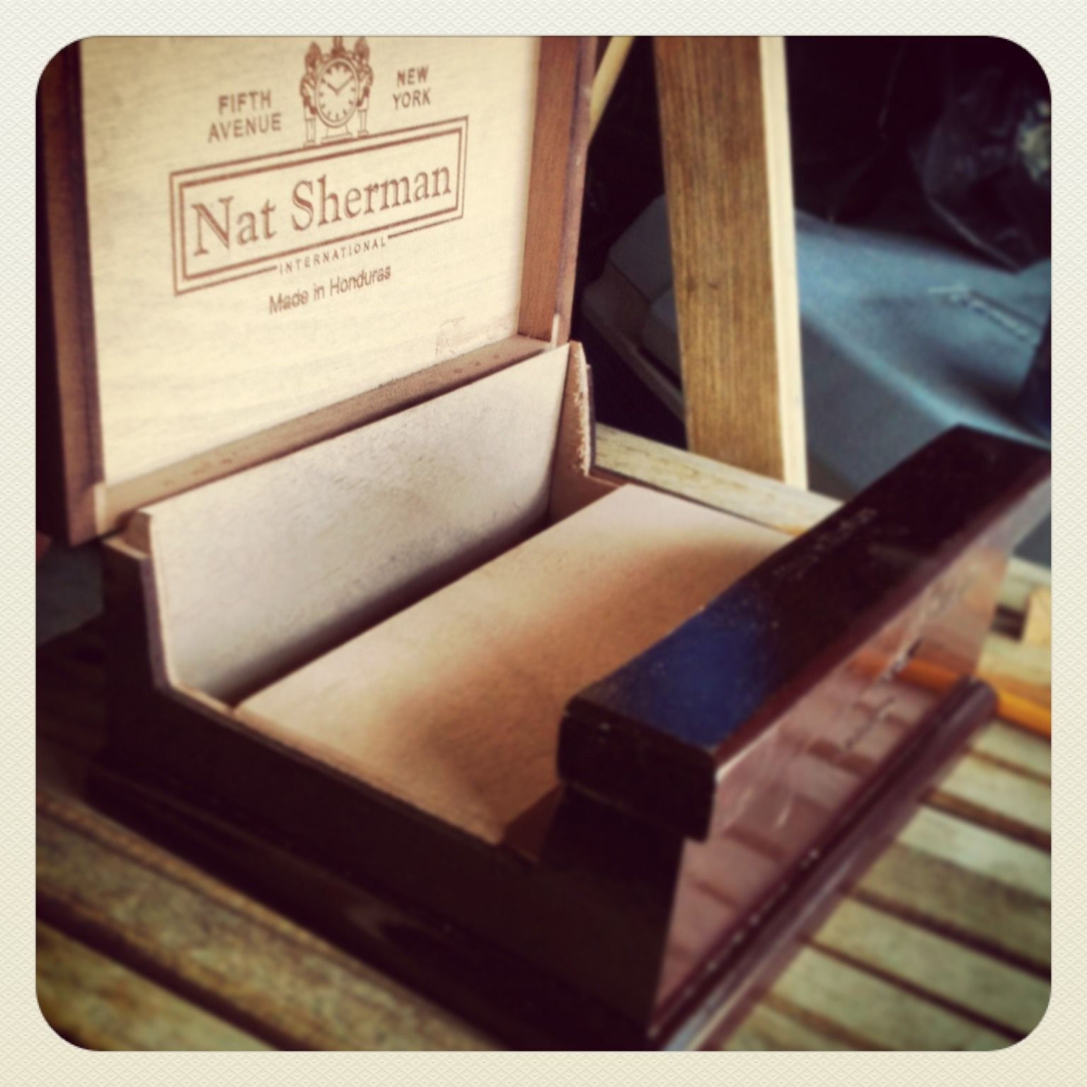 Cigar Box Mandolin Stand : 13 Steps - Instructables