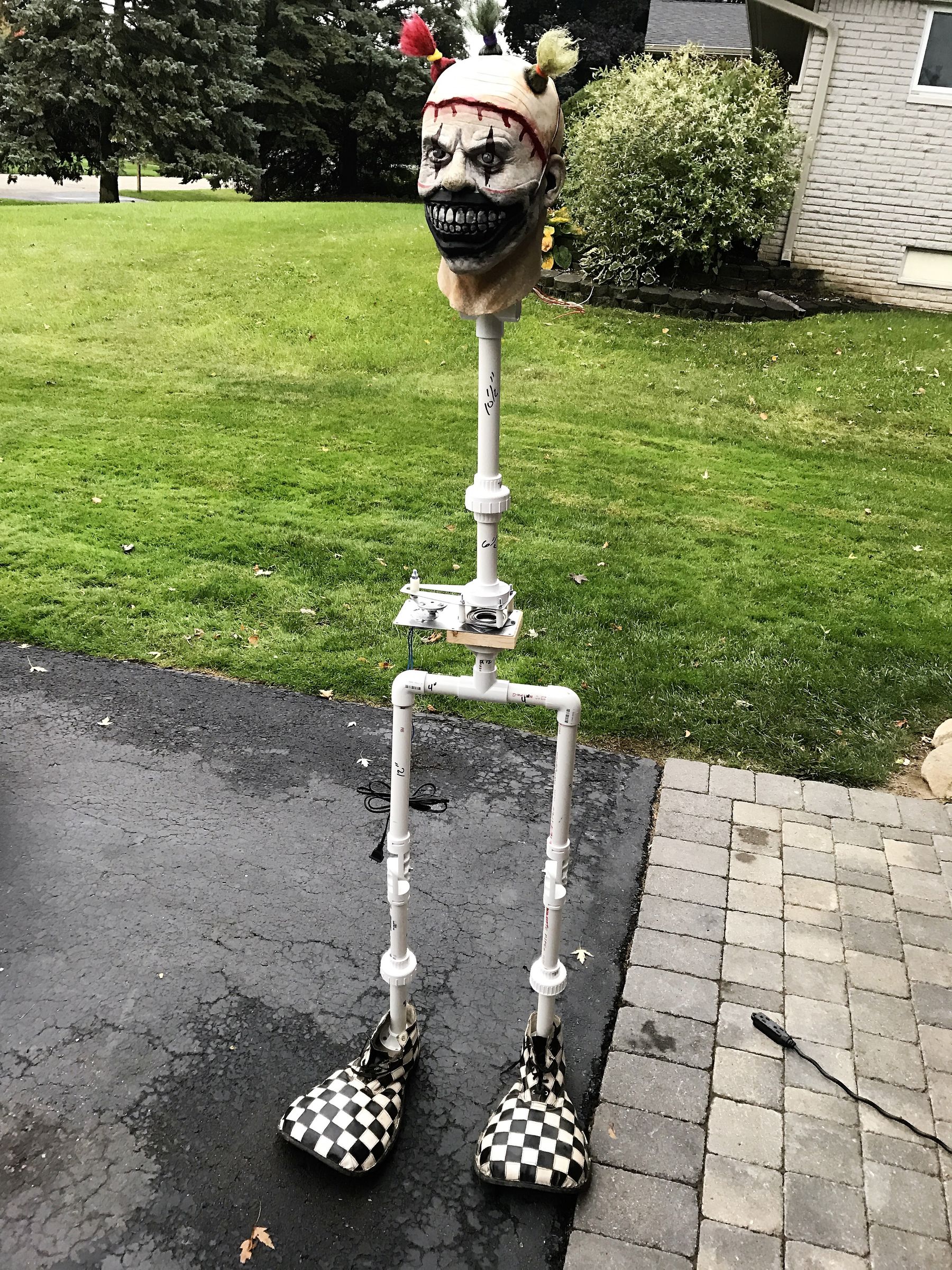 Twisty the Clown!! How to Build a Motorized Life Size Halloween Prop ...