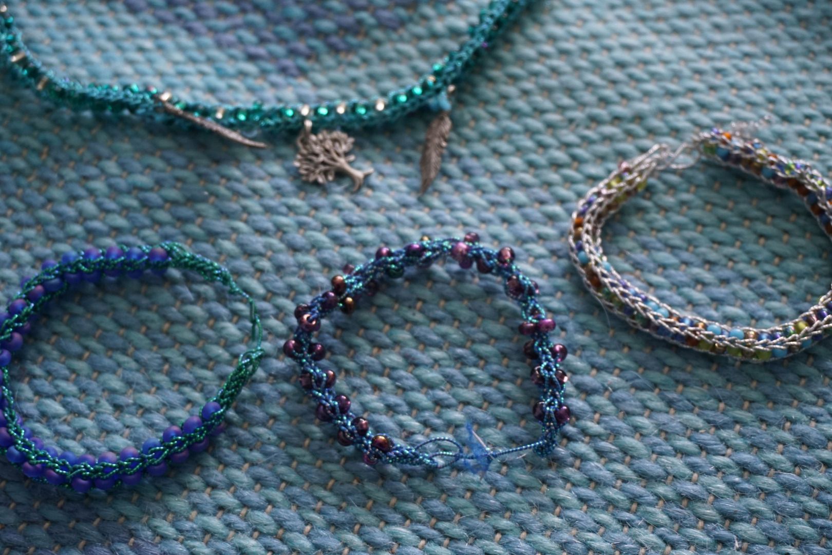 Spool Knit Bracelet : 5 Steps (with Pictures) - Instructables