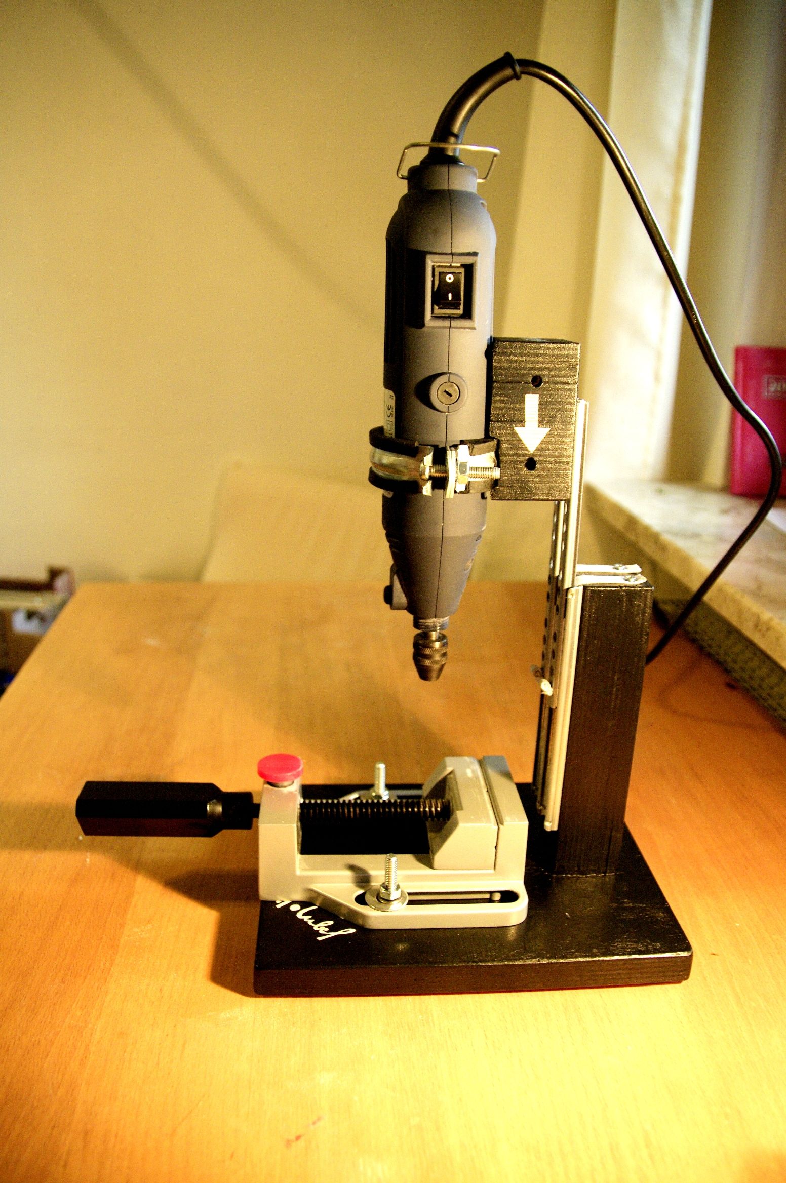 Easy Drill Stand for Rotary Tool : 7 Steps - Instructables