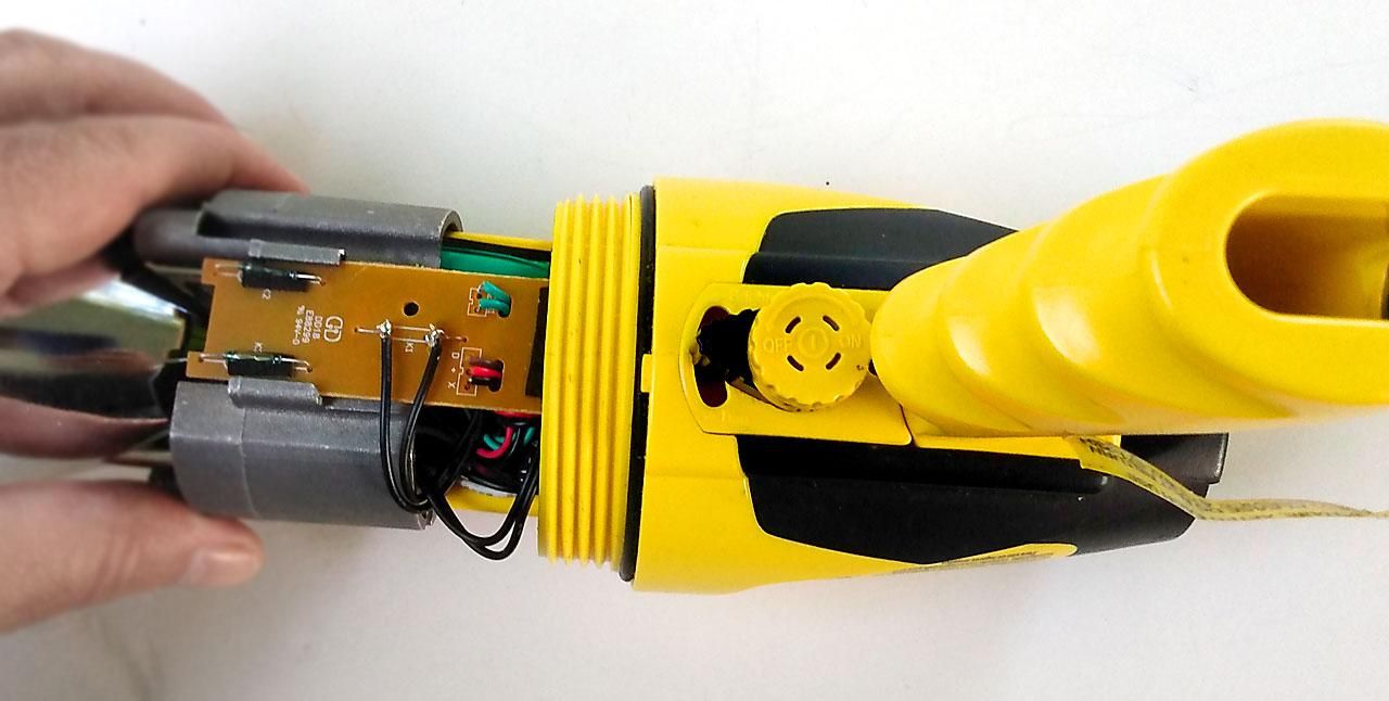 Repair Fat Max Flashlight : 3 Steps (with Pictures) - Instructables