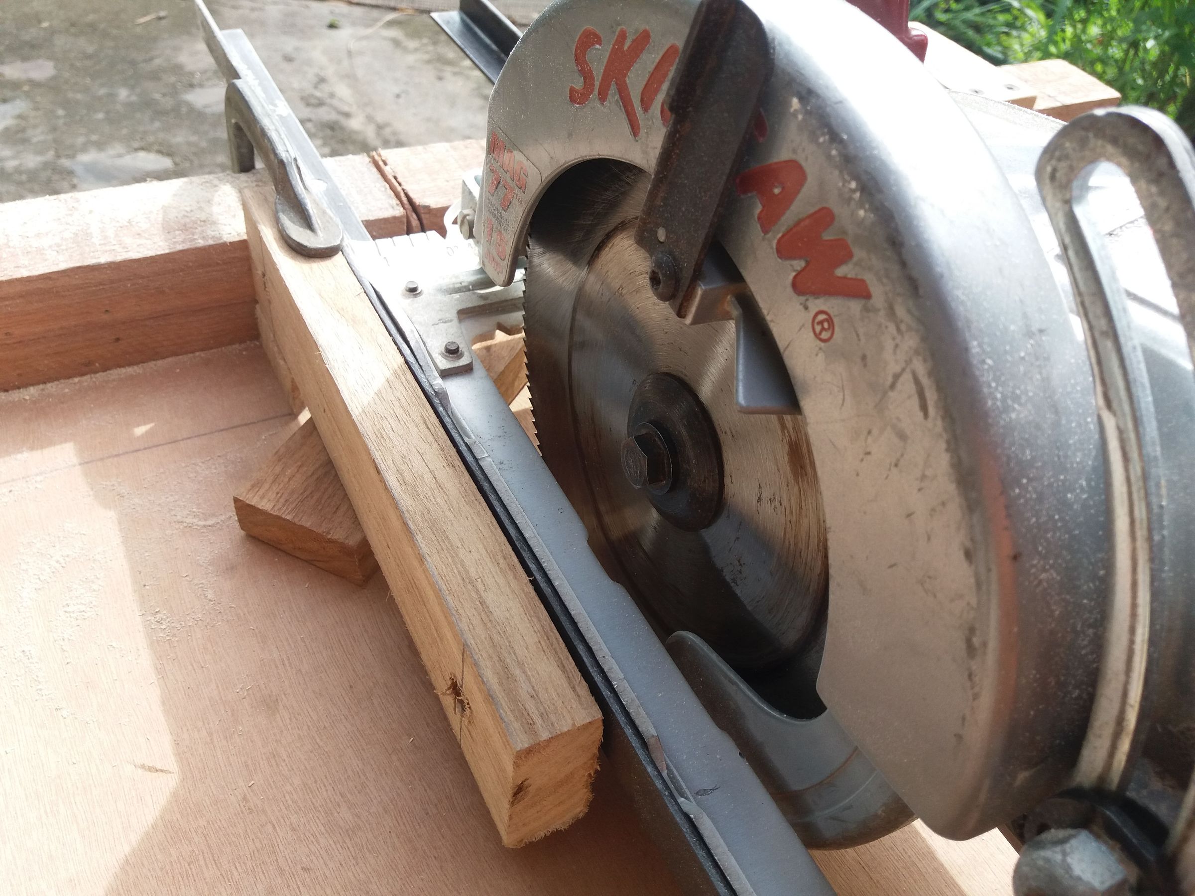 Benchtop Belt Sander Jig : 8 Steps (with Pictures) - Instructables