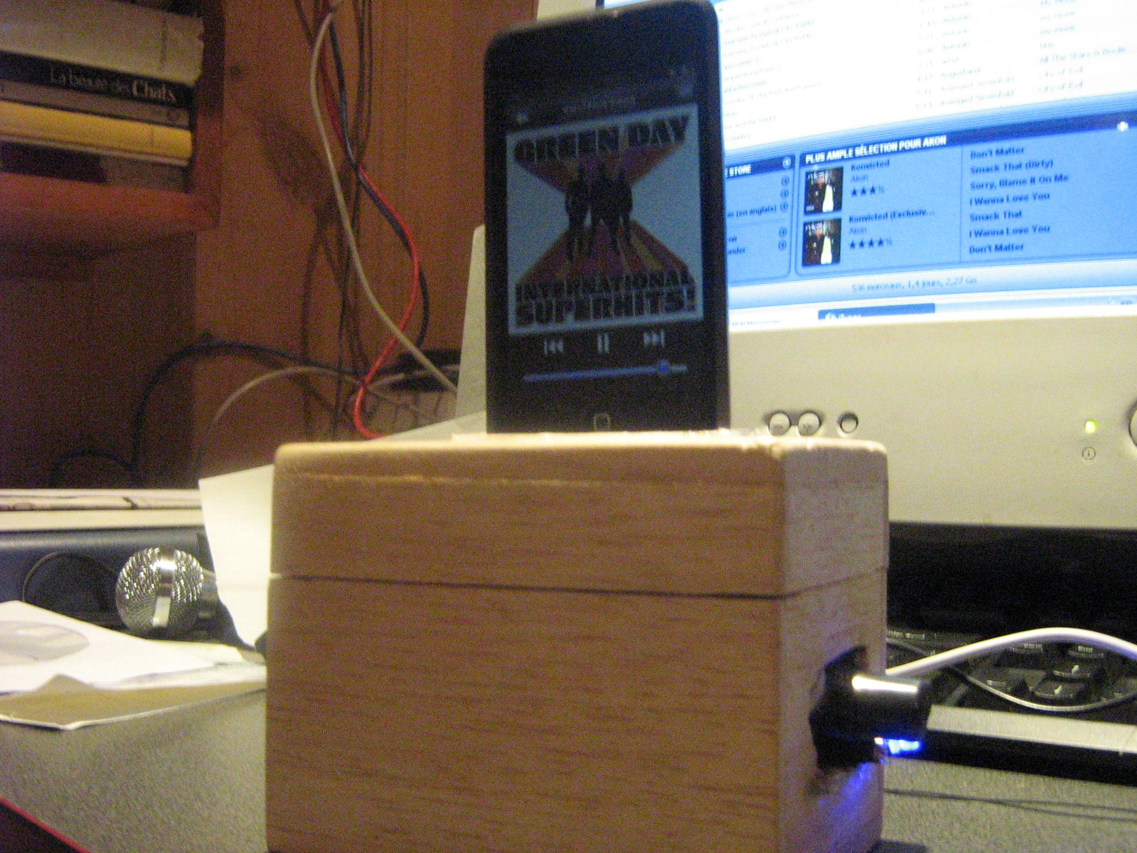 Wooden IPod Dock W/ Speaker : 6 Steps - Instructables