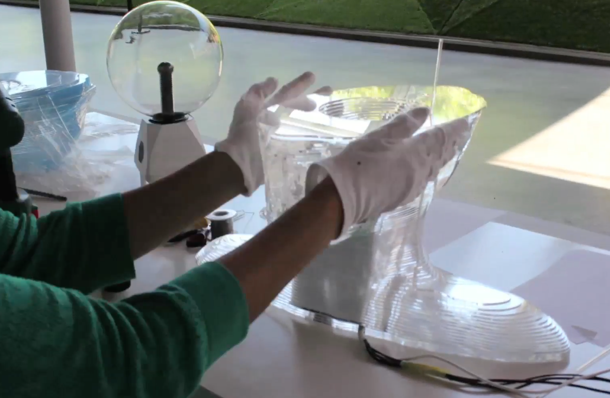 Interactive Sculpture (Talking Double Head by Touching Plasma Ball) : 7 ...