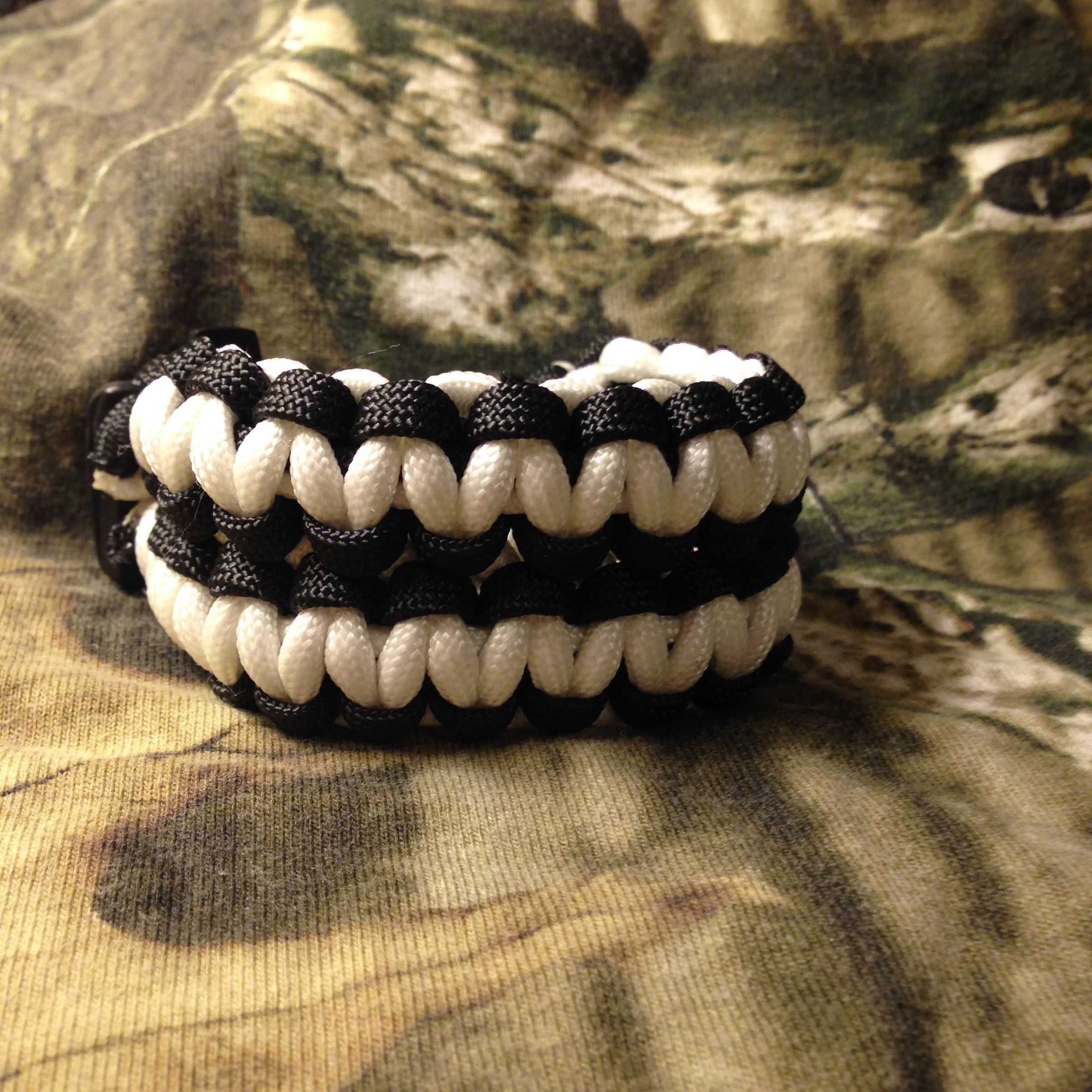 Paracord Bracelet With Fire Starter Buckle : 5 Steps (with Pictures ...