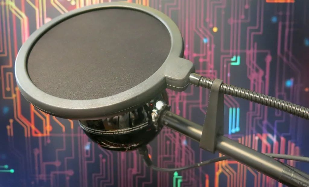 Microphone Pop Filter Clip : 5 Steps - Instructables