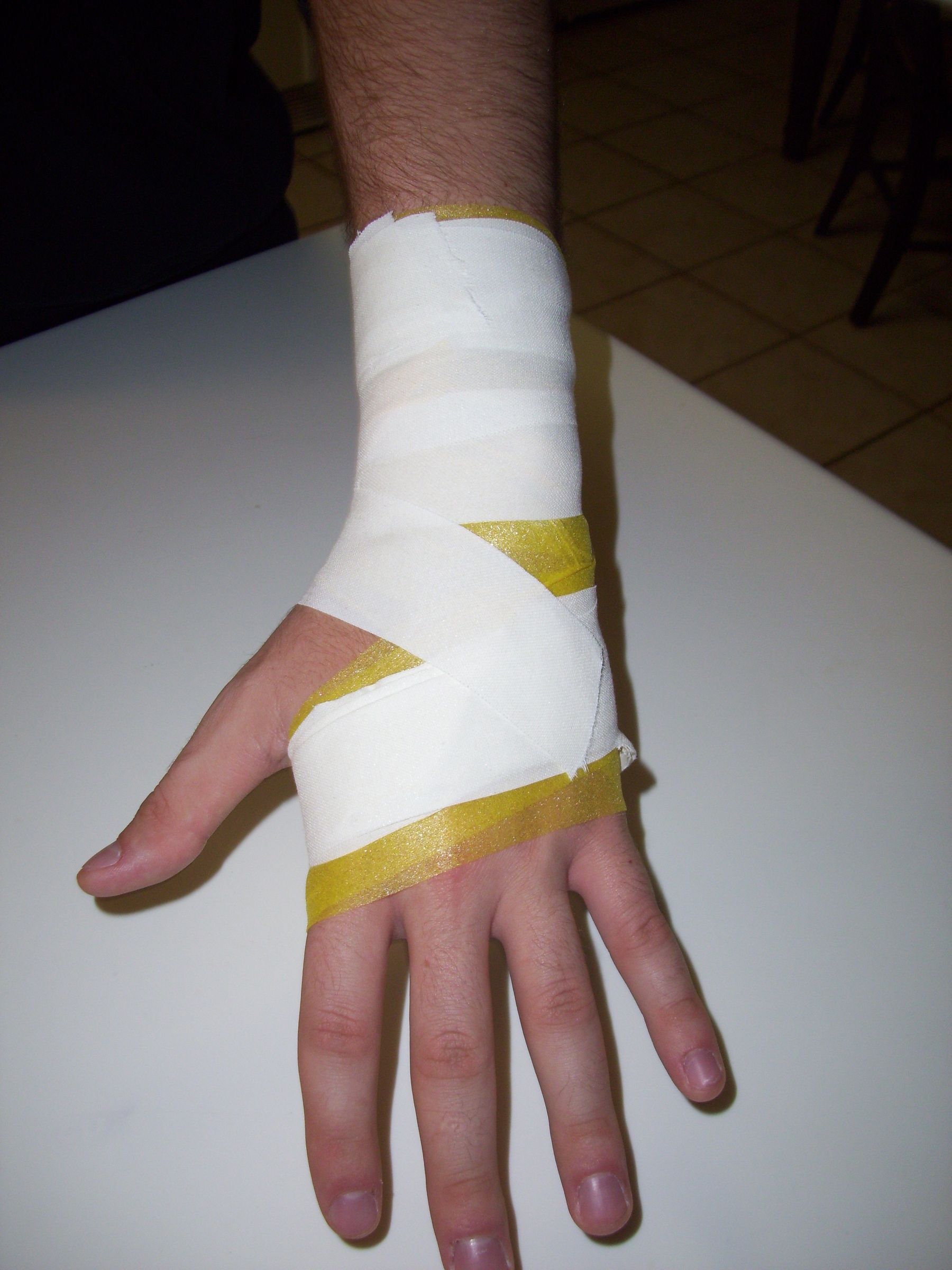 Protective Taping of the Wrist : 6 Steps - Instructables