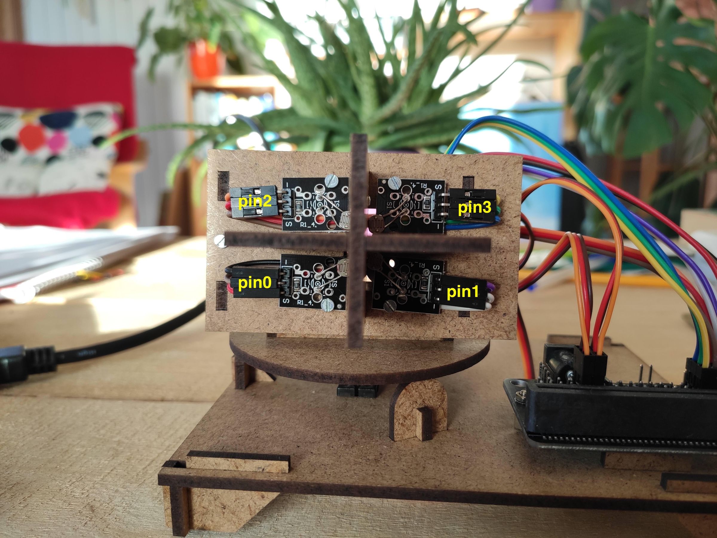 Micro:bit Solar Tracker : 5 Steps (with Pictures) - Instructables