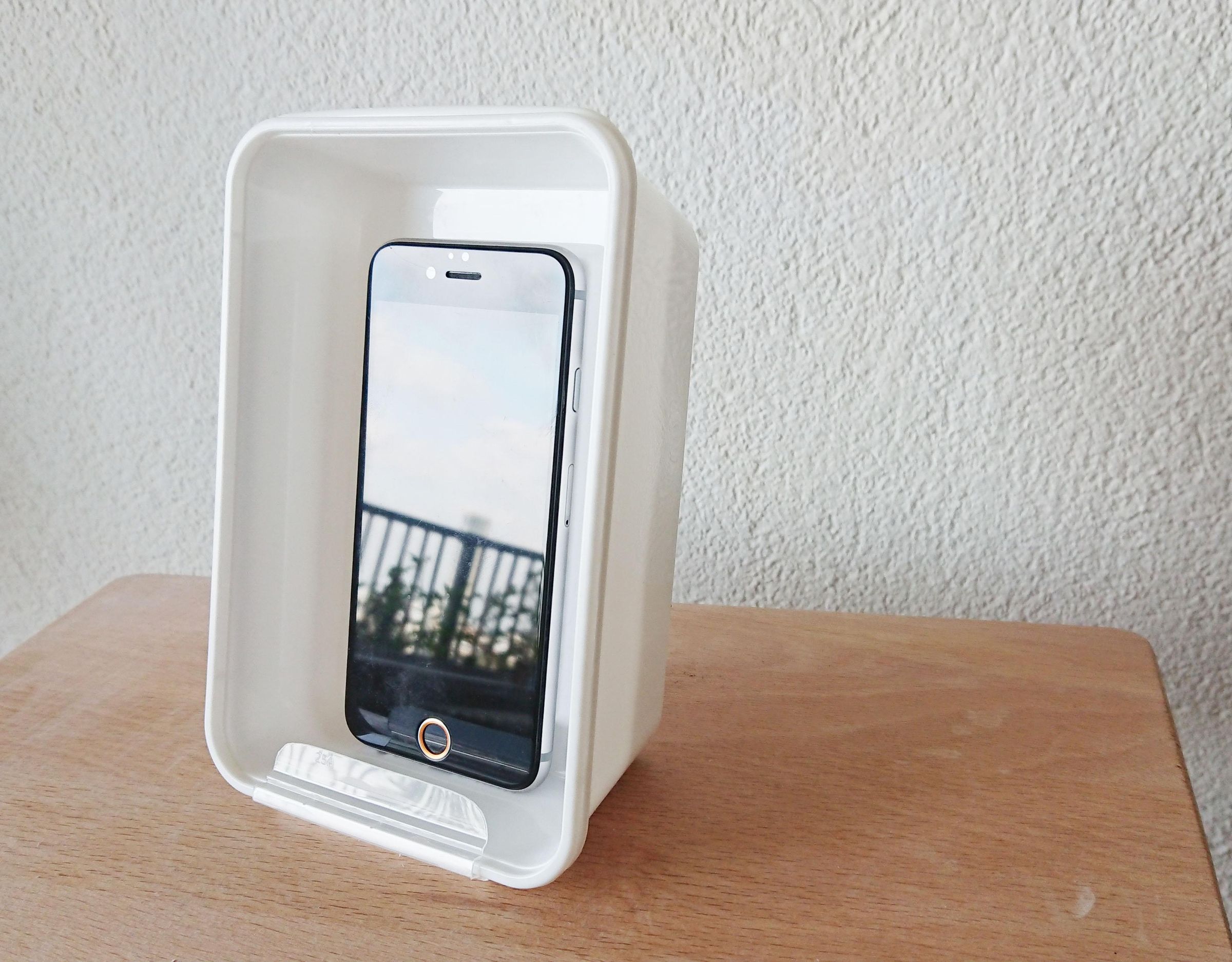2 Minutes Upcycled Takeaway Box Phone Stand : 4 Steps (with Pictures ...