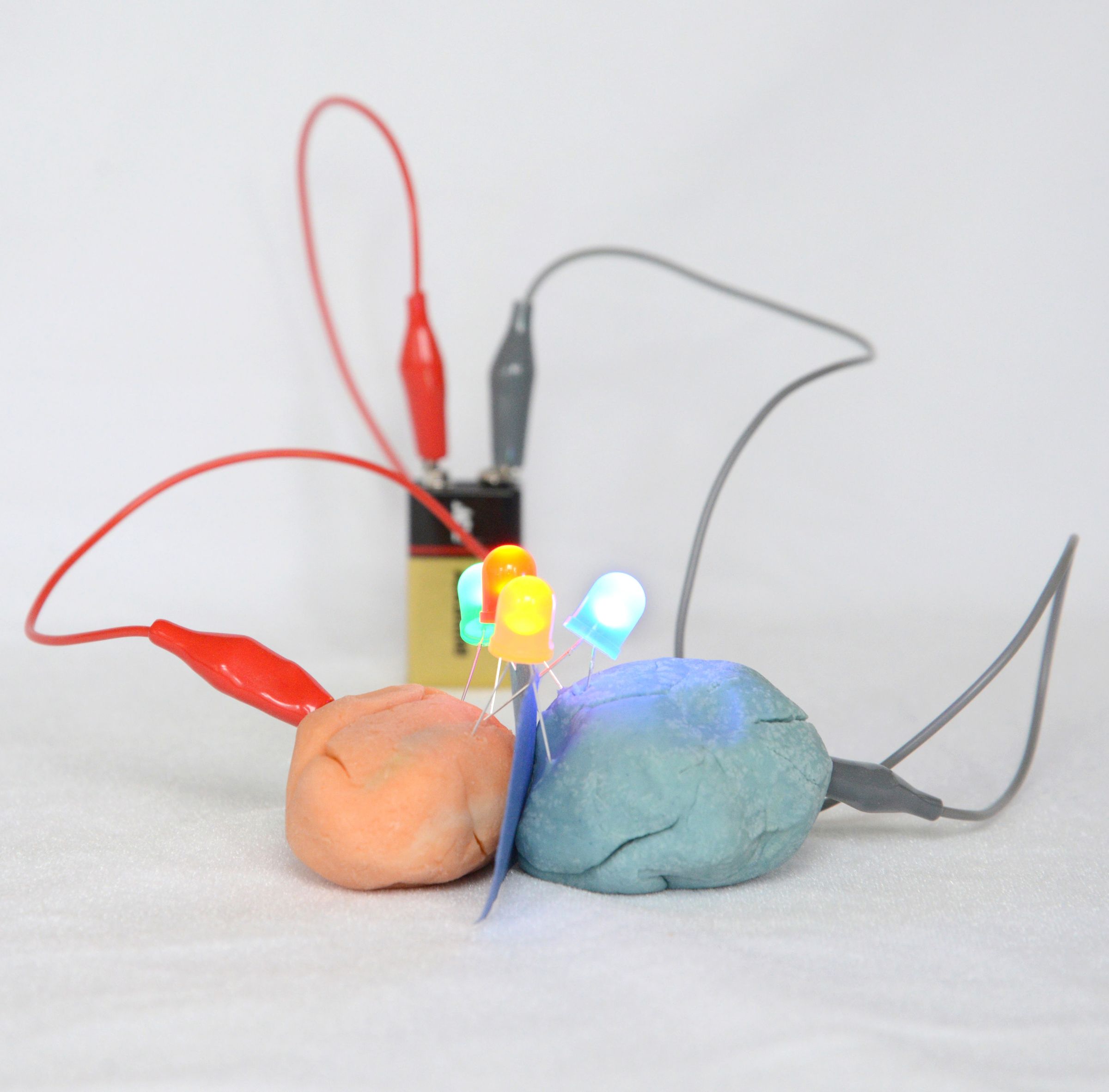 Squishy Circuits in the Classroom : 6 Steps (with Pictures) - Instructables
