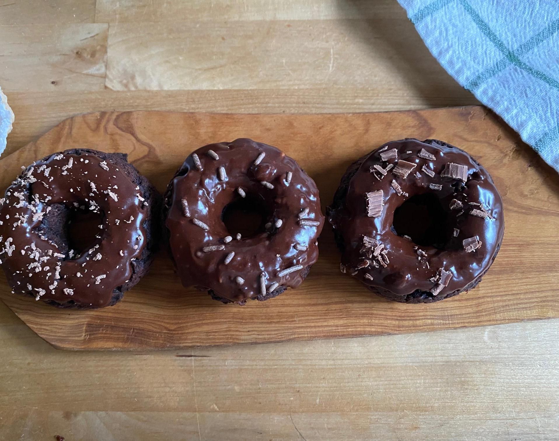 Organic Chocolate Fudge Cake Donuts With Chocolate Glaze : 6 Steps ...