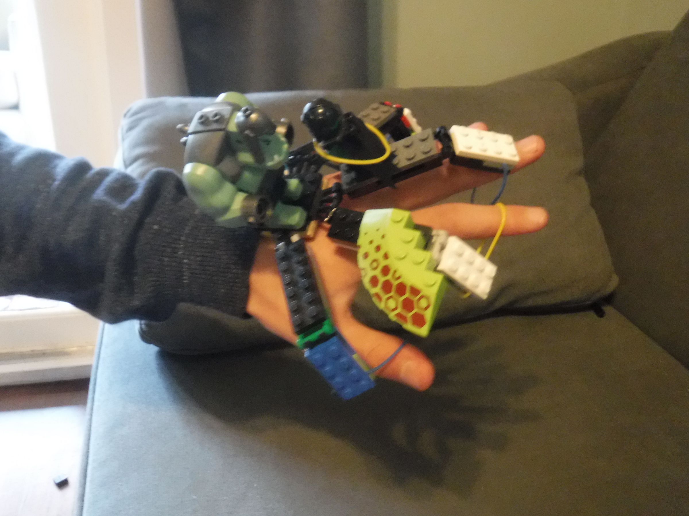 Lego Hand : 3 Steps - Instructables