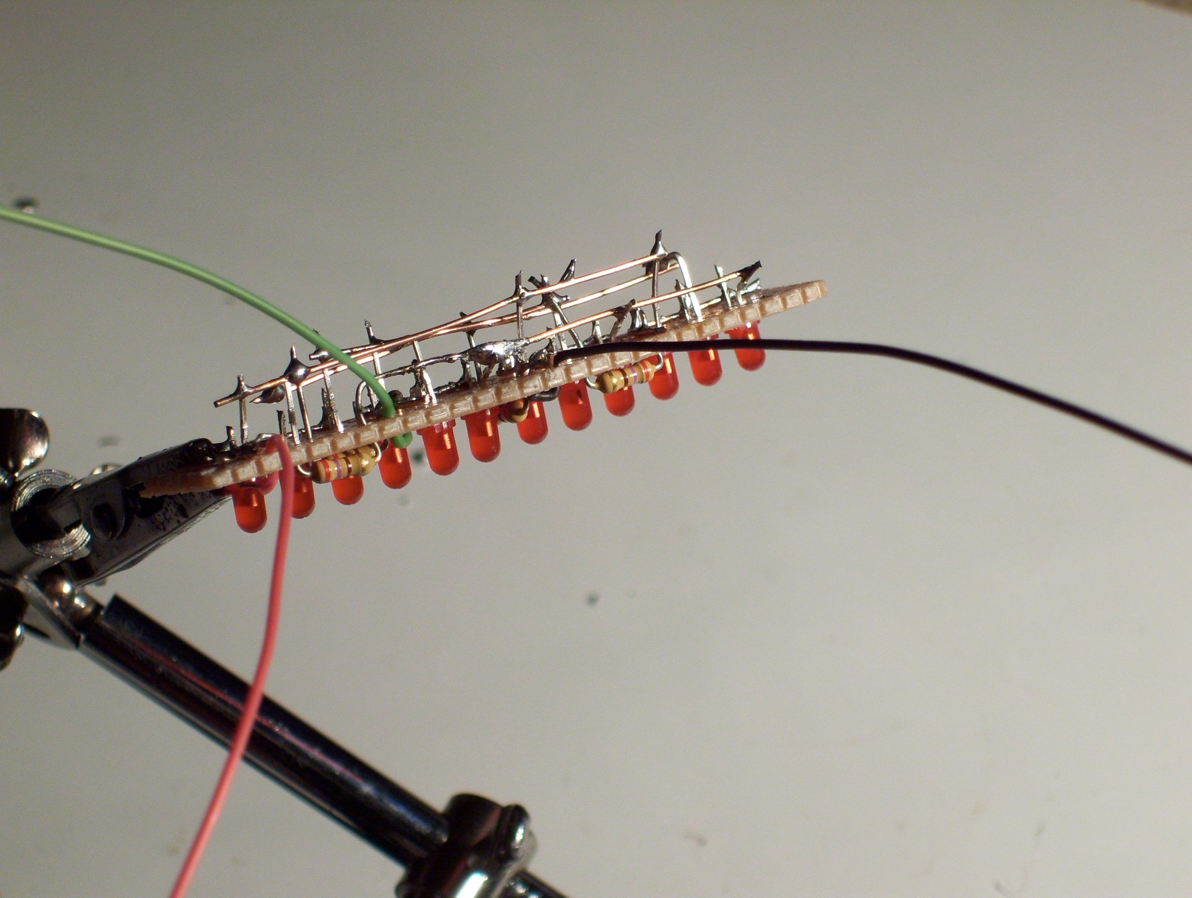 Charlieplexed Row of LED Lights, for the Arduino : 9 Steps (with Pictures) - Instructables