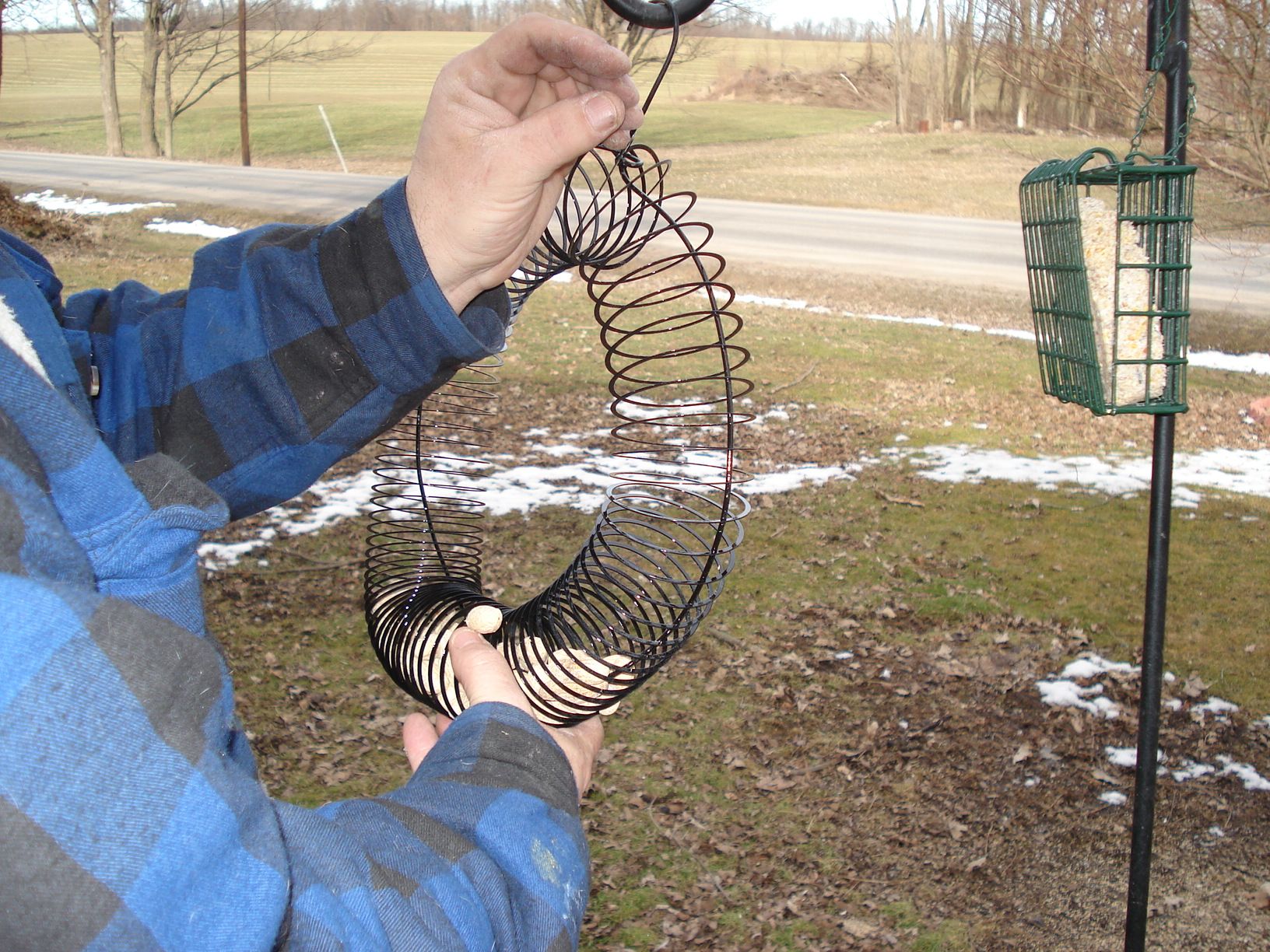Bird Feeder Slinky : 5 Steps - Instructables