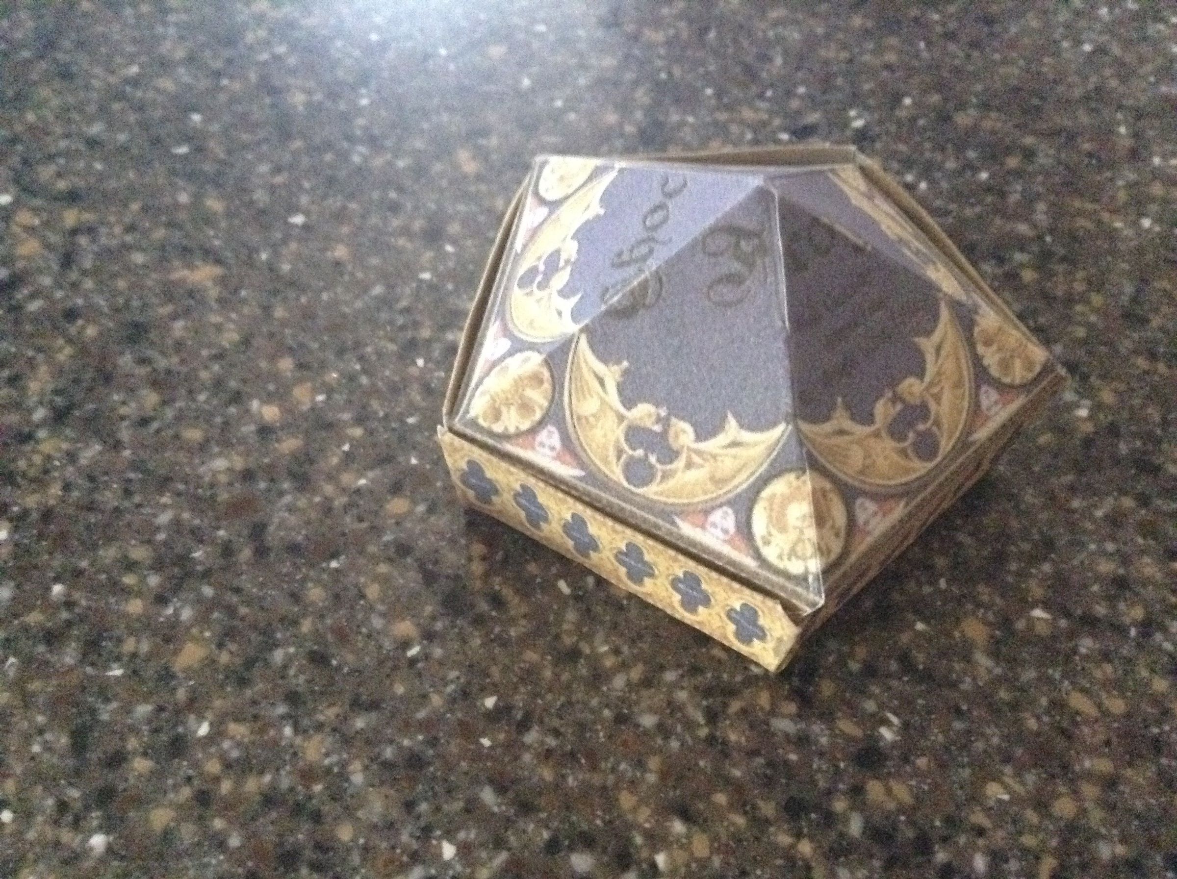 Paper Chocolate Frog : 7 Steps - Instructables