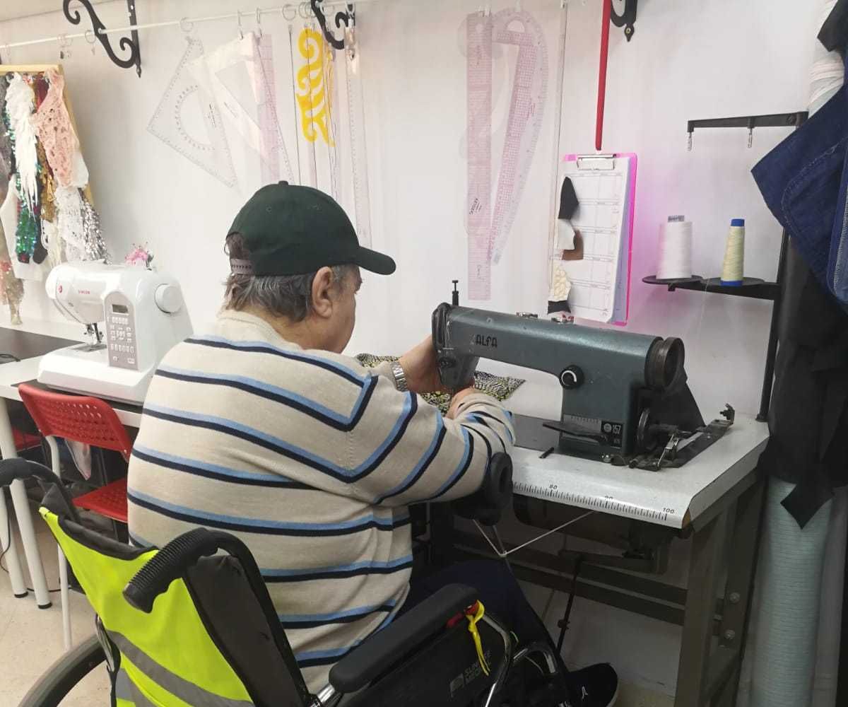 Moving 3D Sewing Machine : 6 Steps - Instructables