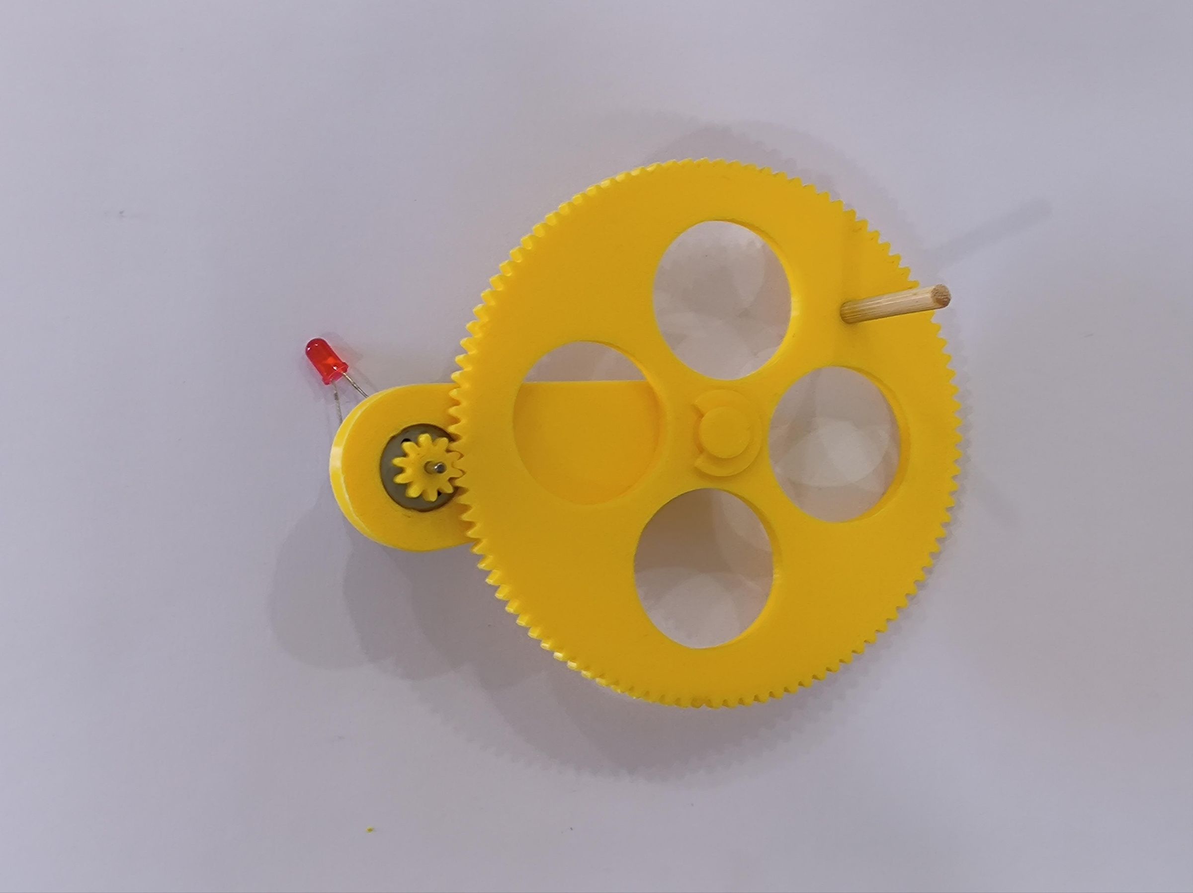Hand Crank Generator for School Projects : 3 Steps (with Pictures ...