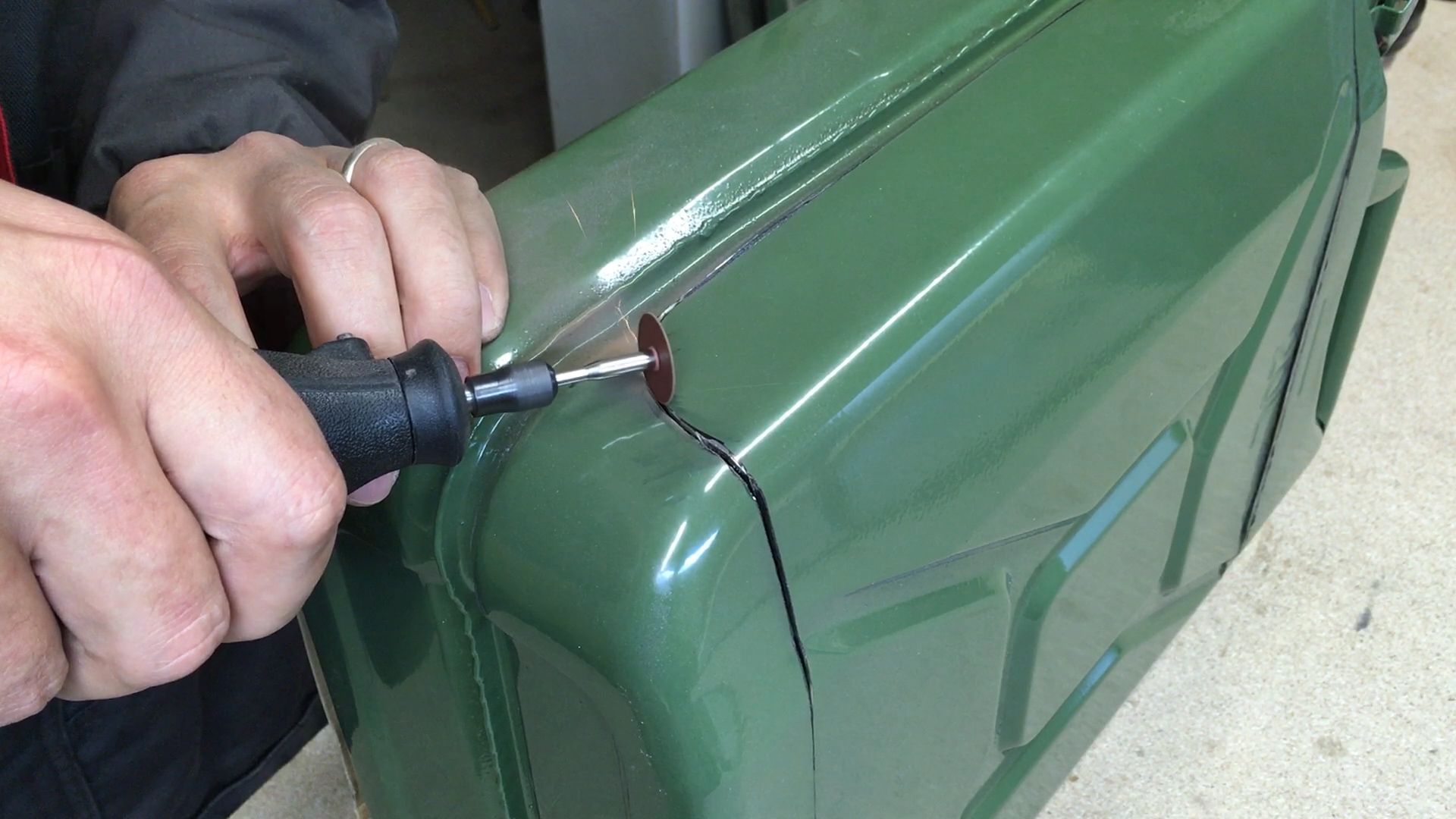 How to Make a Mini Bar From Jerry Can : 10 Steps (with Pictures ...