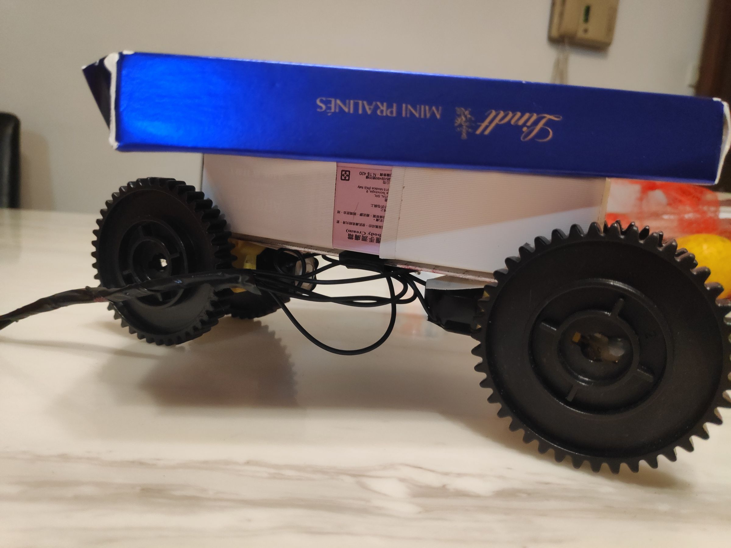 Table Helper : 4 Steps - Instructables