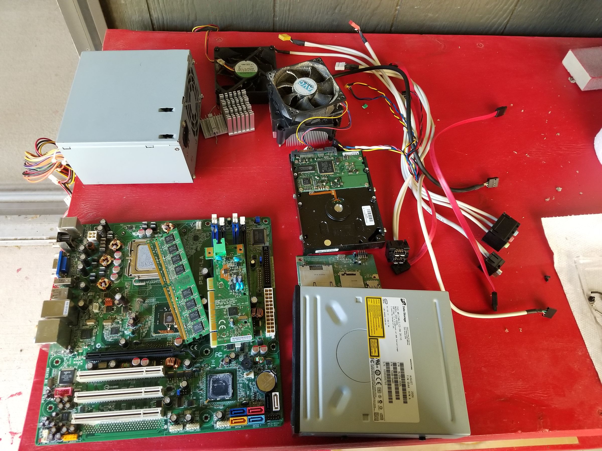 Salvaging Parts From an Old PC : 7 Steps - Instructables