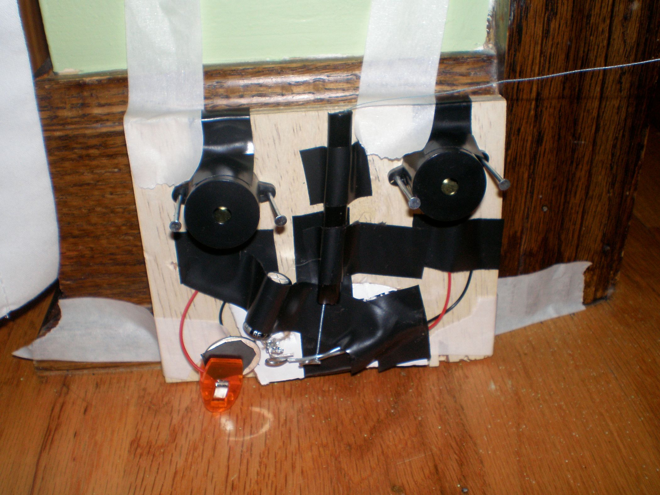 A Simple Door Alarm : 7 Steps - Instructables