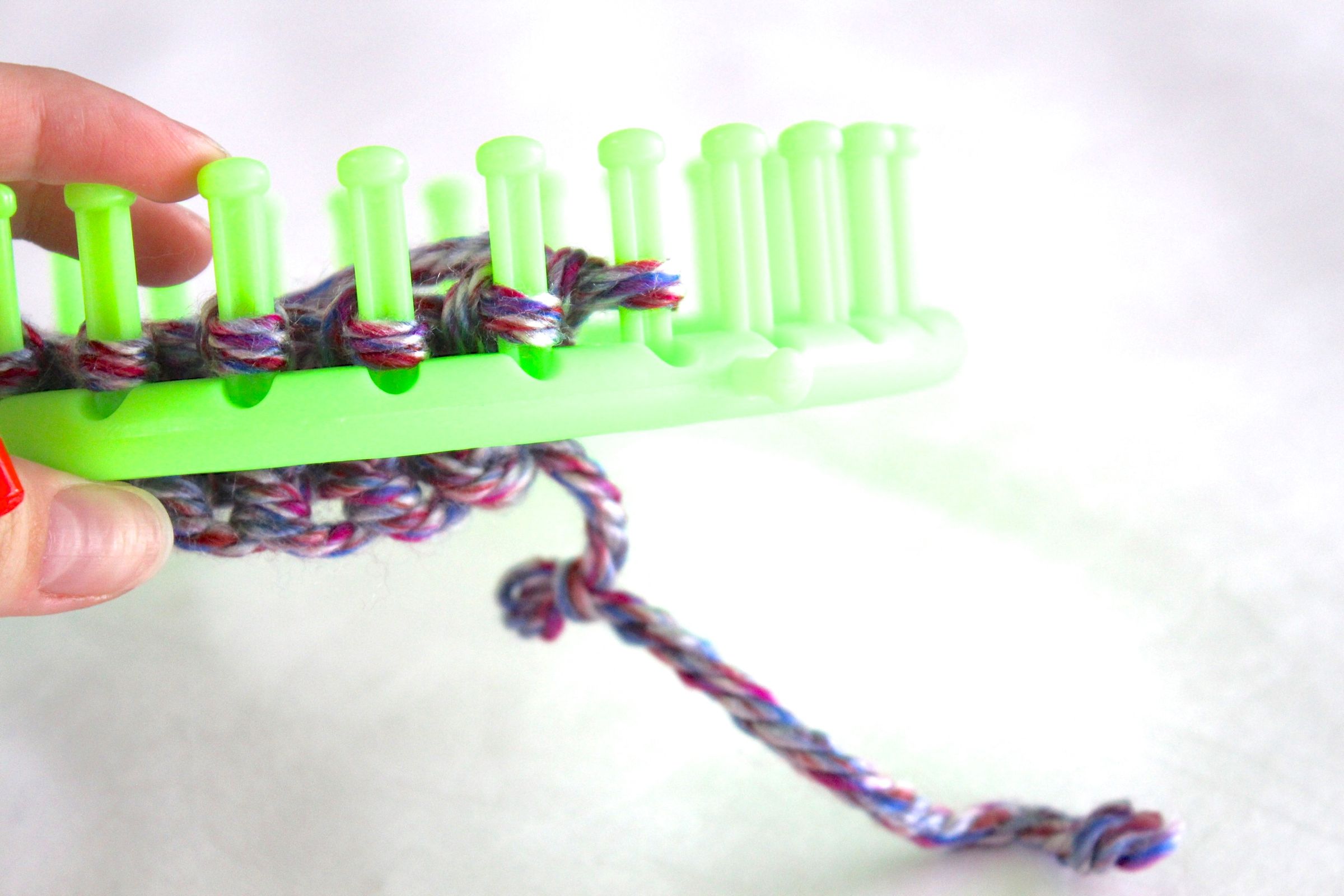 How to Knit an Infinity Scarf on a Loom : 15 Steps (with Pictures ...