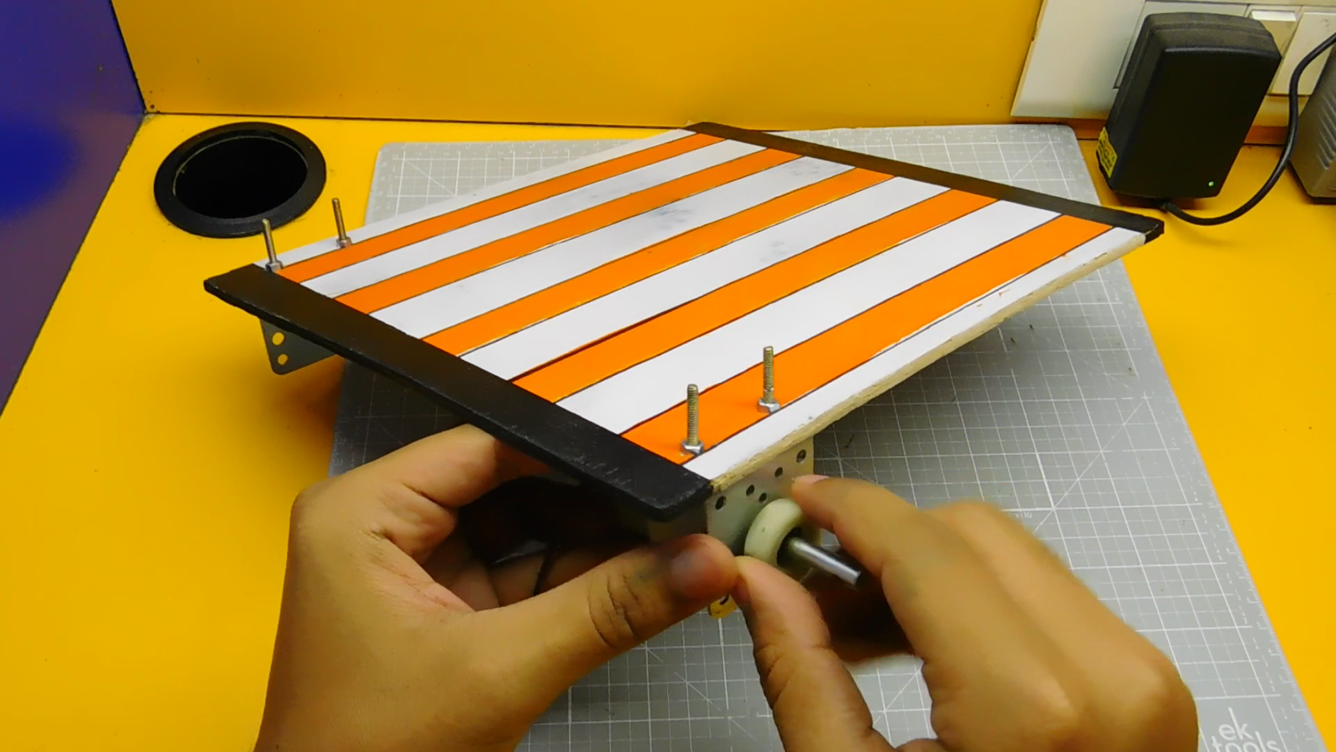 CleanSweep- the Floor Cleaning Robot! : 12 Steps (with Pictures ...