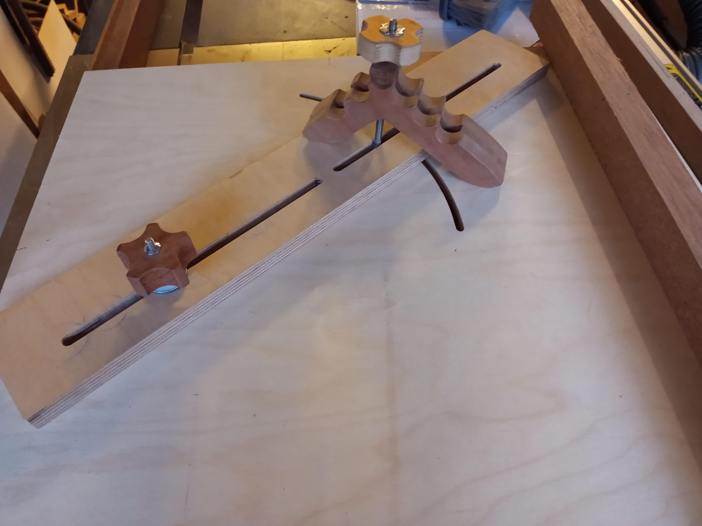 Clamping & Layout Worktop : 8 Steps (with Pictures) - Instructables