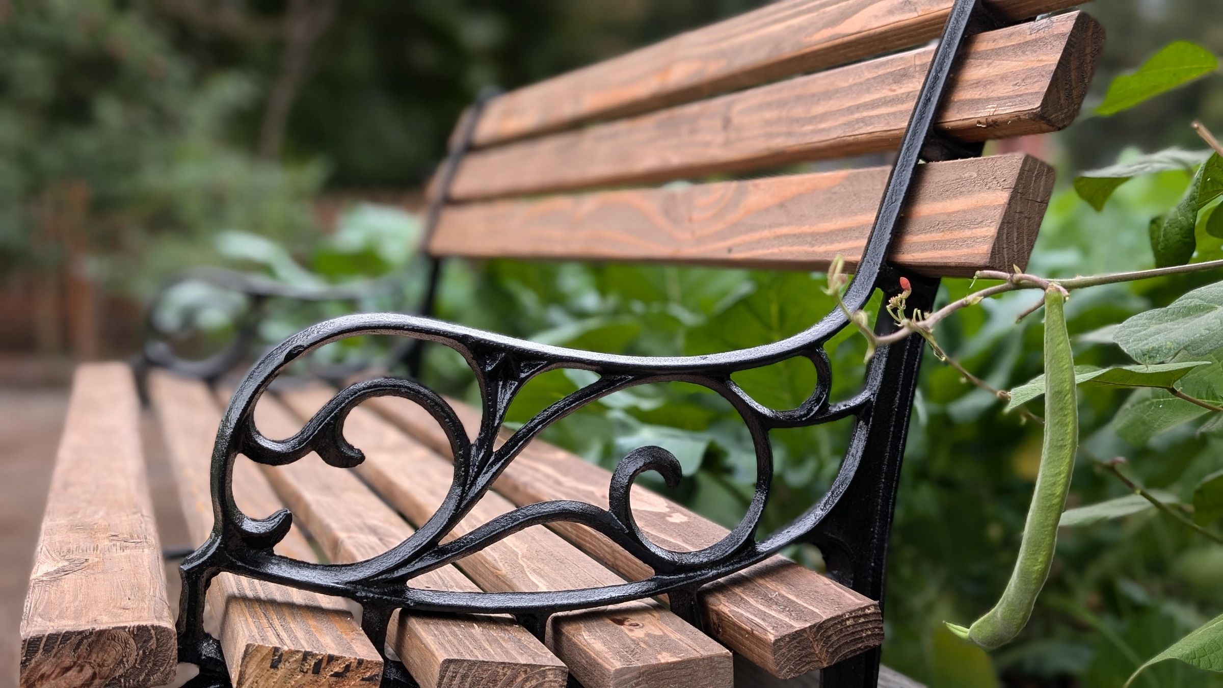 Bring New Life to an Old Garden Bench – DIY Step-by-Step Restoration ...