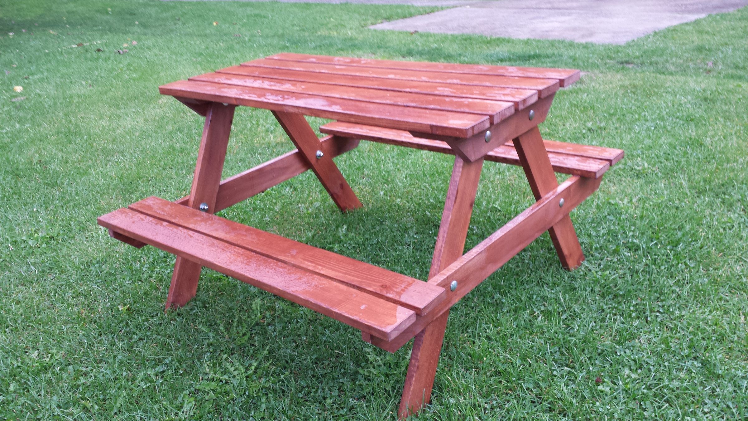 Sultan Lade Kids Camp Table : 5 Steps - Instructables