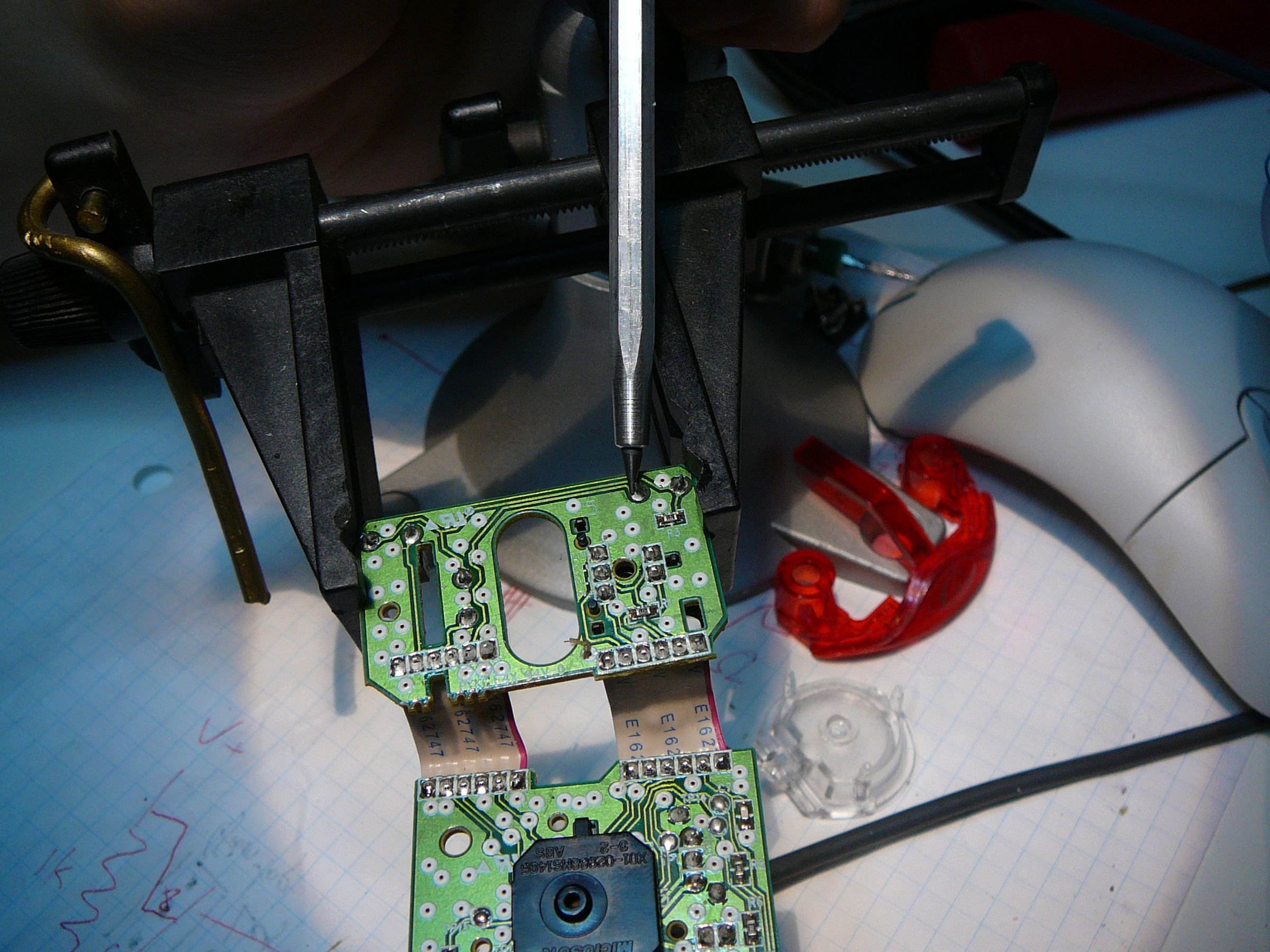 Add a Rapid-fire Button to Your Mouse Using a 555 Timer : 5 Steps (with ...