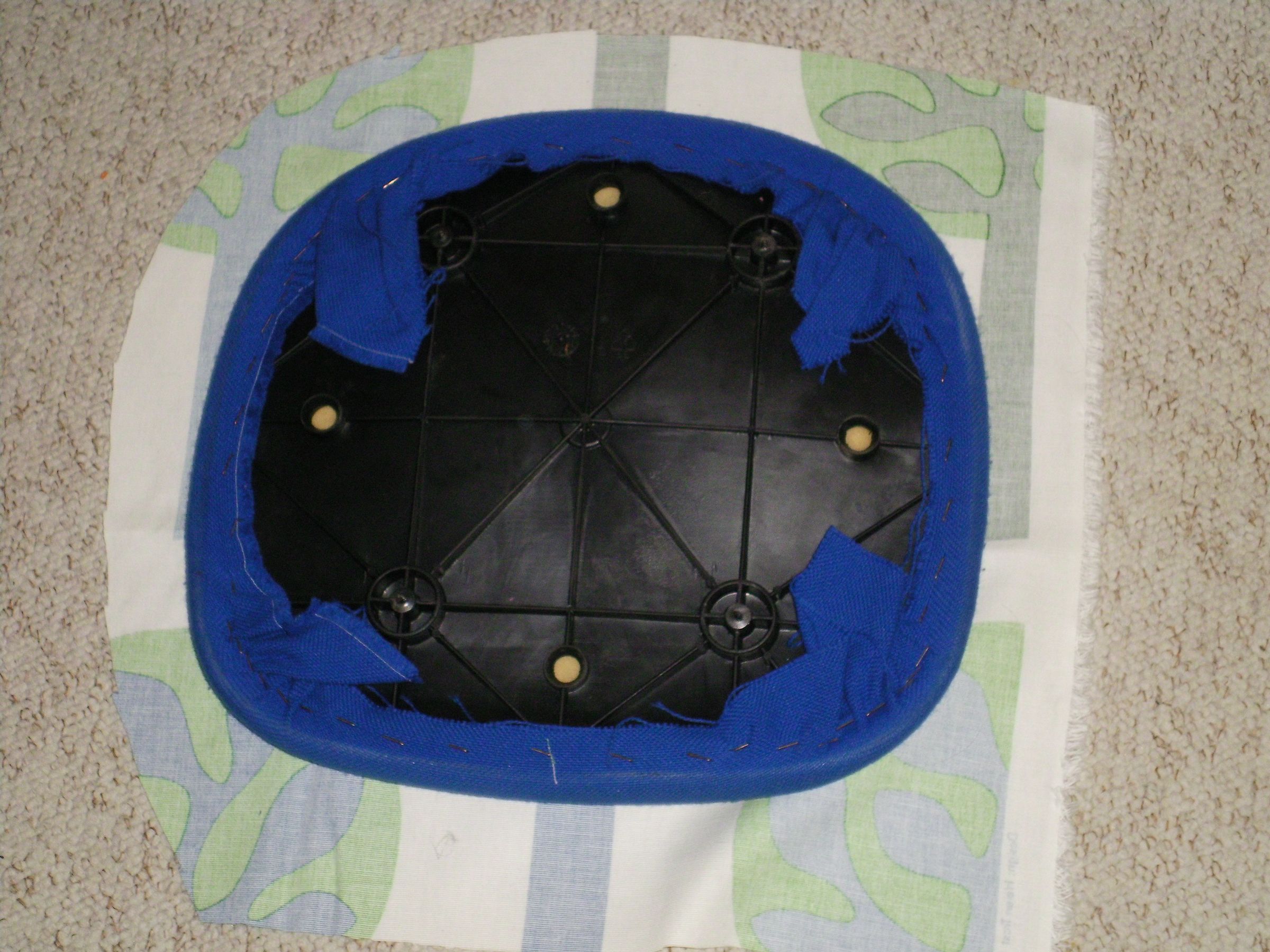 How to Re-Upholster a Swivel Chair : 5 Steps - Instructables