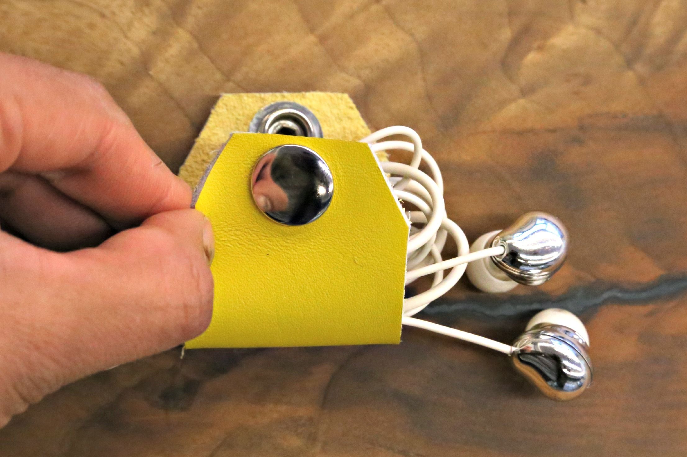 Earbud Wire Organizer : 4 Steps (with Pictures) - Instructables