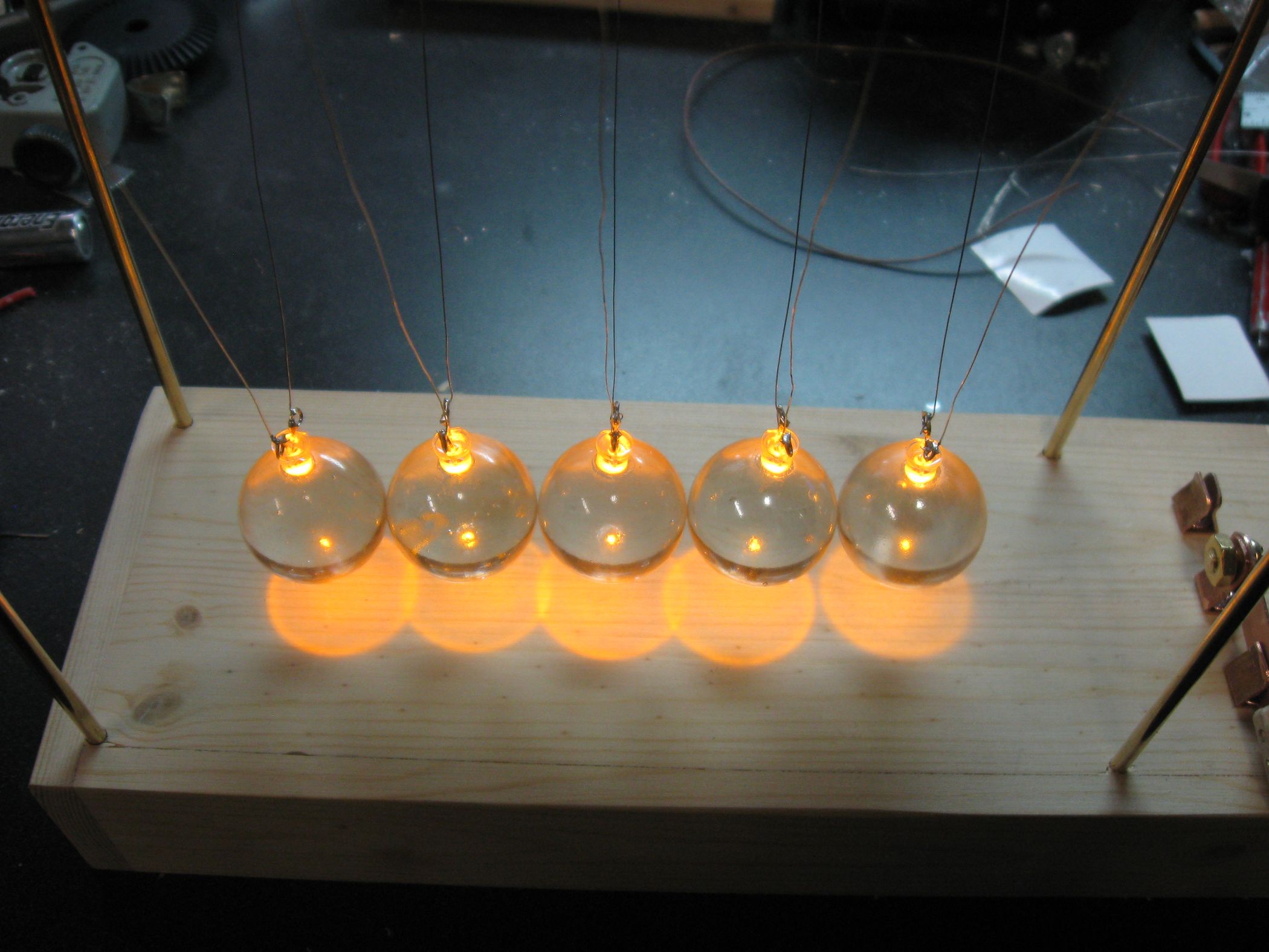 Lighted Newton's Cradle : 5 Steps (with Pictures) - Instructables