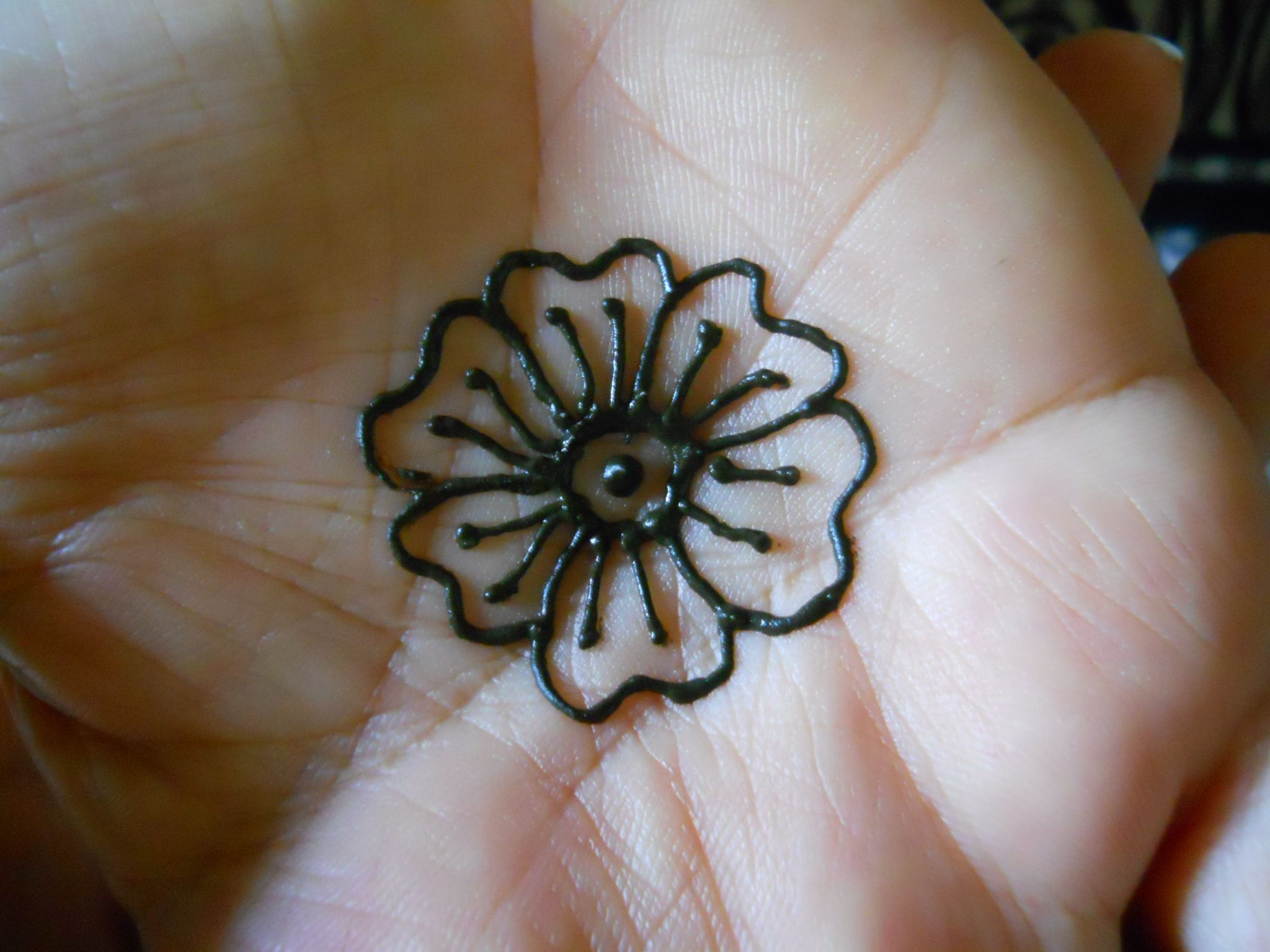 How to Do Henna Design for Beginners : 4 Steps - Instructables