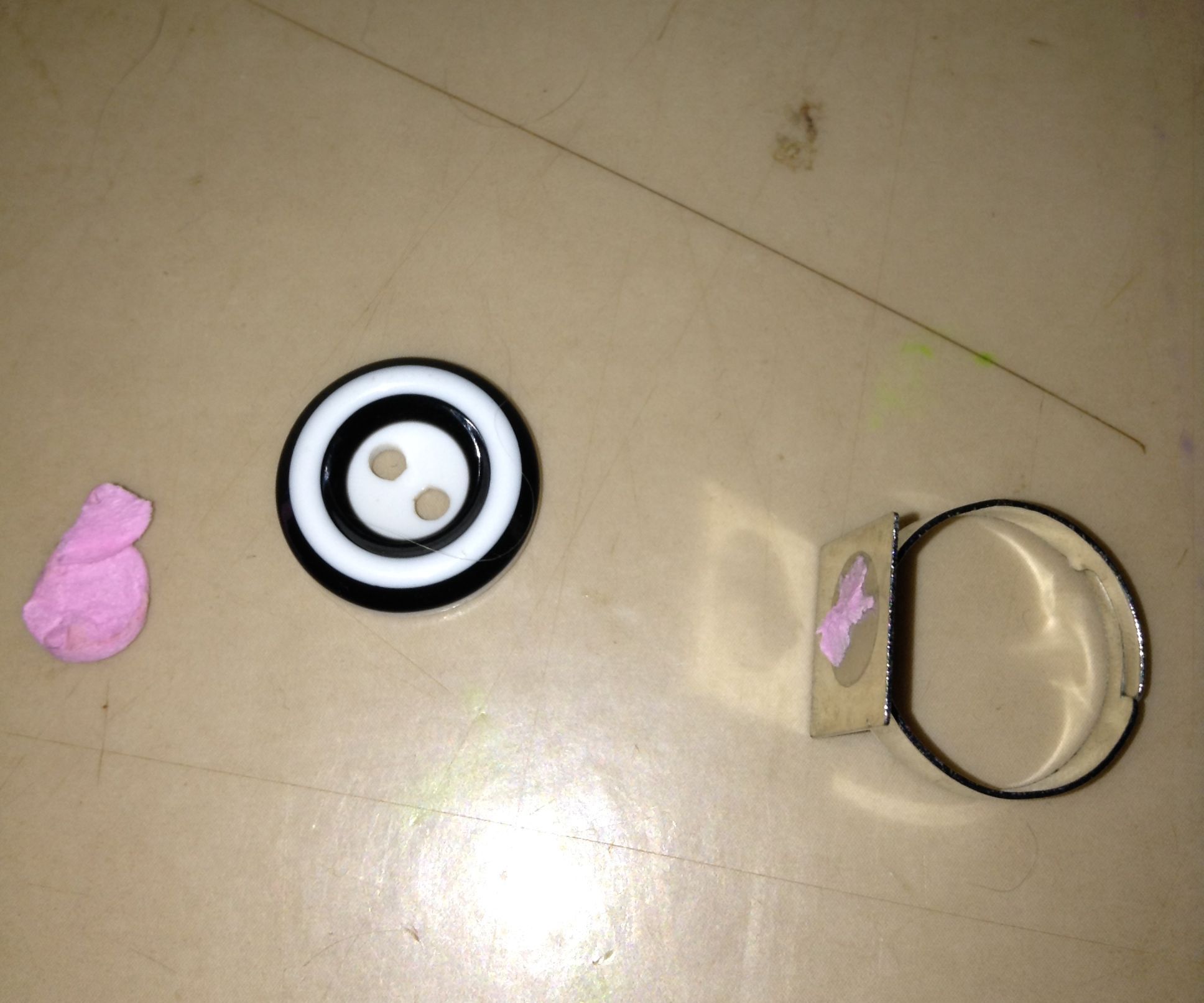 Buton Ring : 4 Steps - Instructables