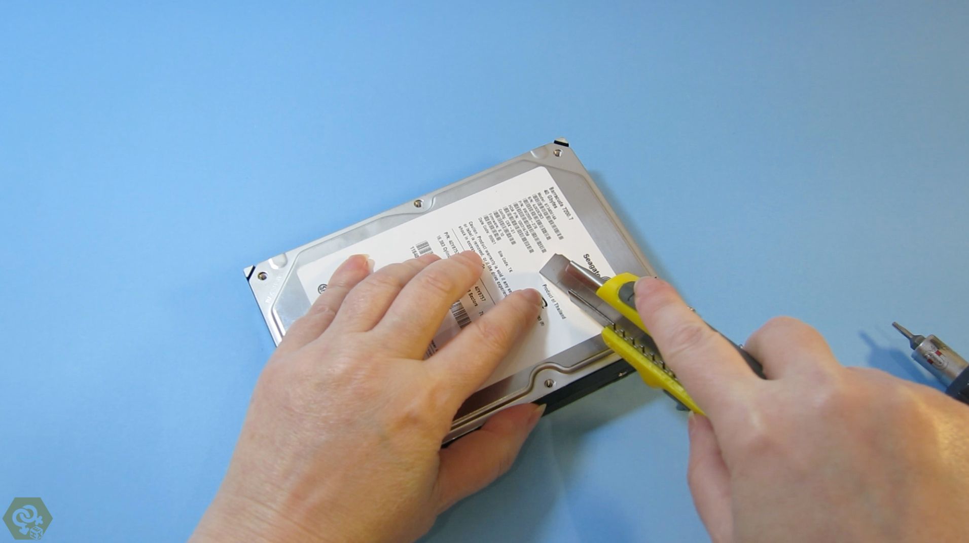 Upcycle a Hard Drive Into a Clock : 19 Steps (with Pictures ...