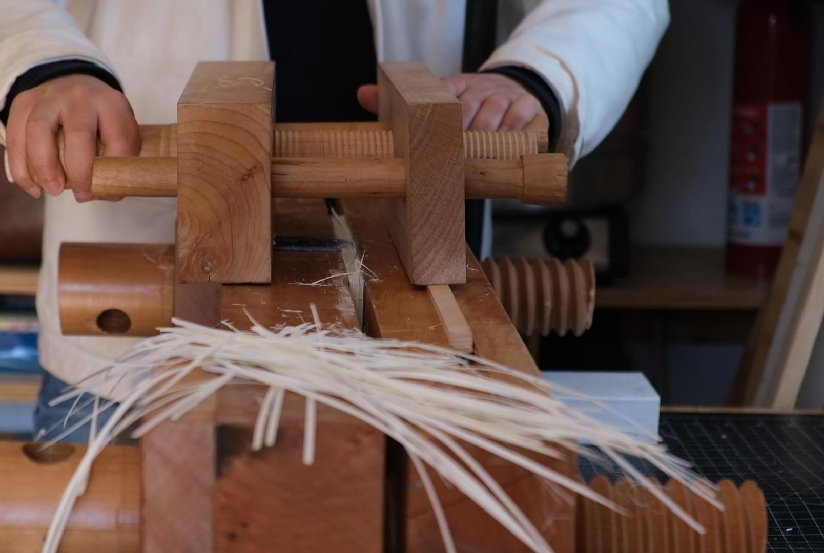 How to Achieve Precision Paper Cutting With a Book Plough : 8 Steps ...
