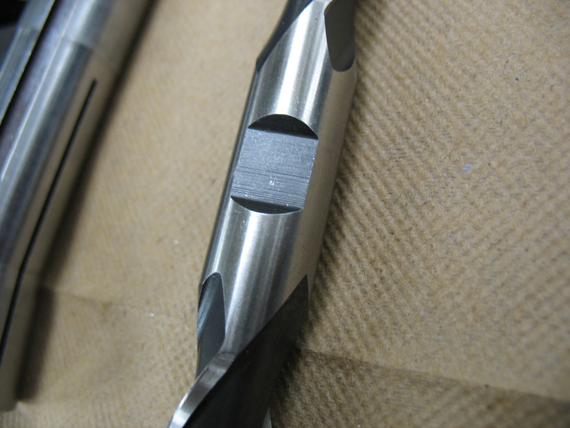 How to Properly Load an End Mill Into a Vertical Mill : 6 Steps (with ...