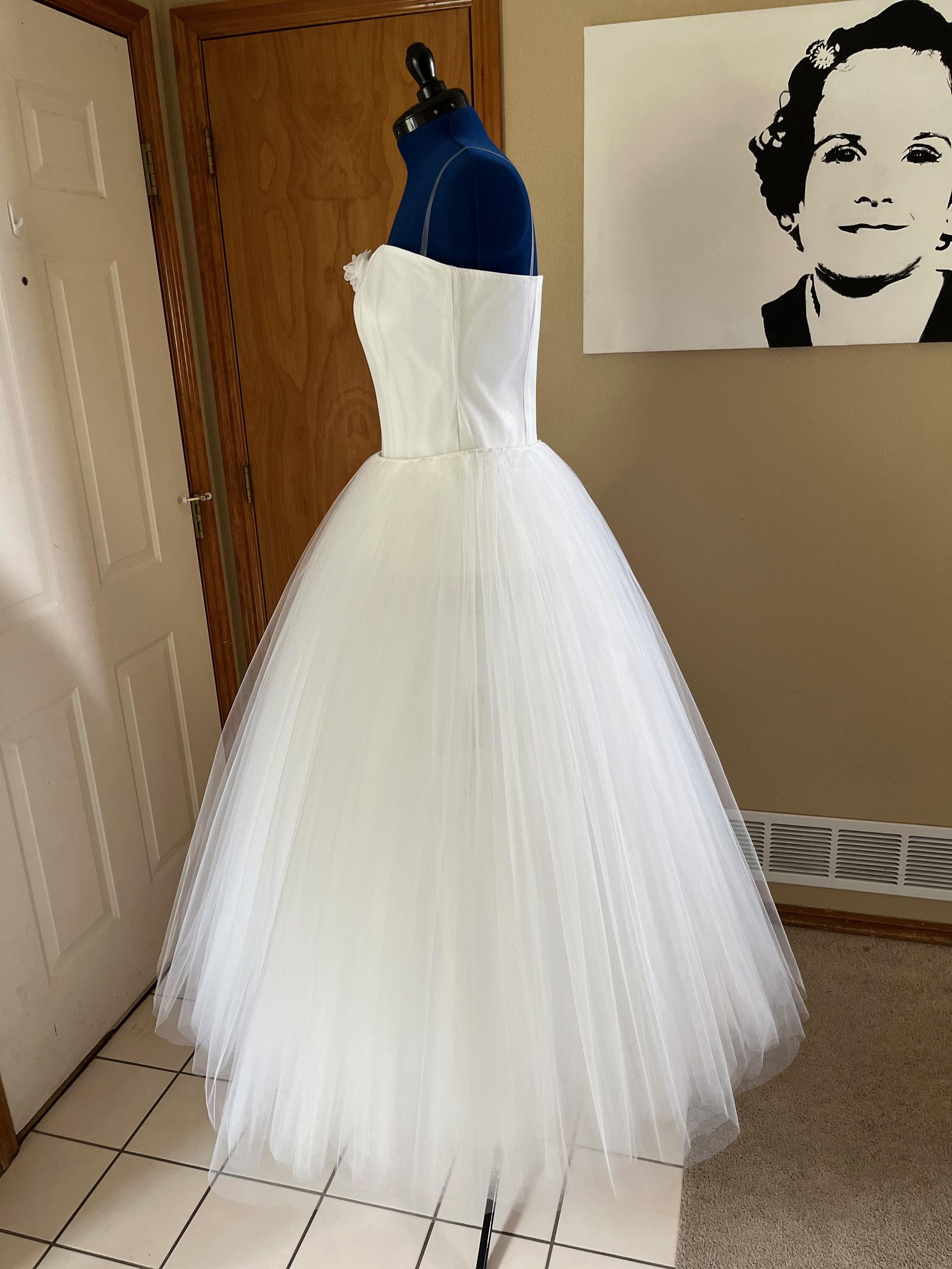 Color-Changing Prom Dress With Magic Wand : 9 Steps (with Pictures ...